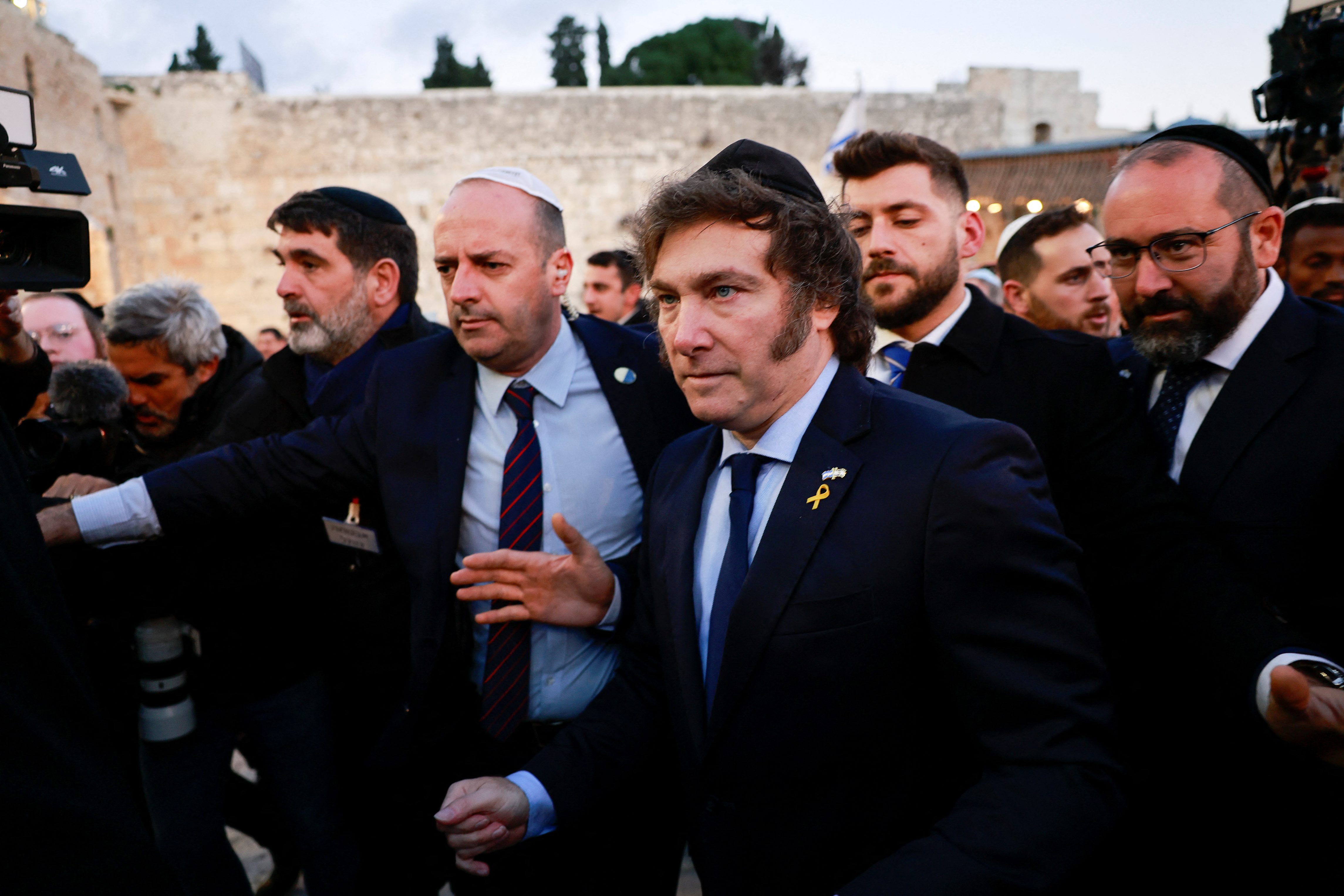 Milei promete traslado de embajada de Argentina a Jerusalén en primer ...