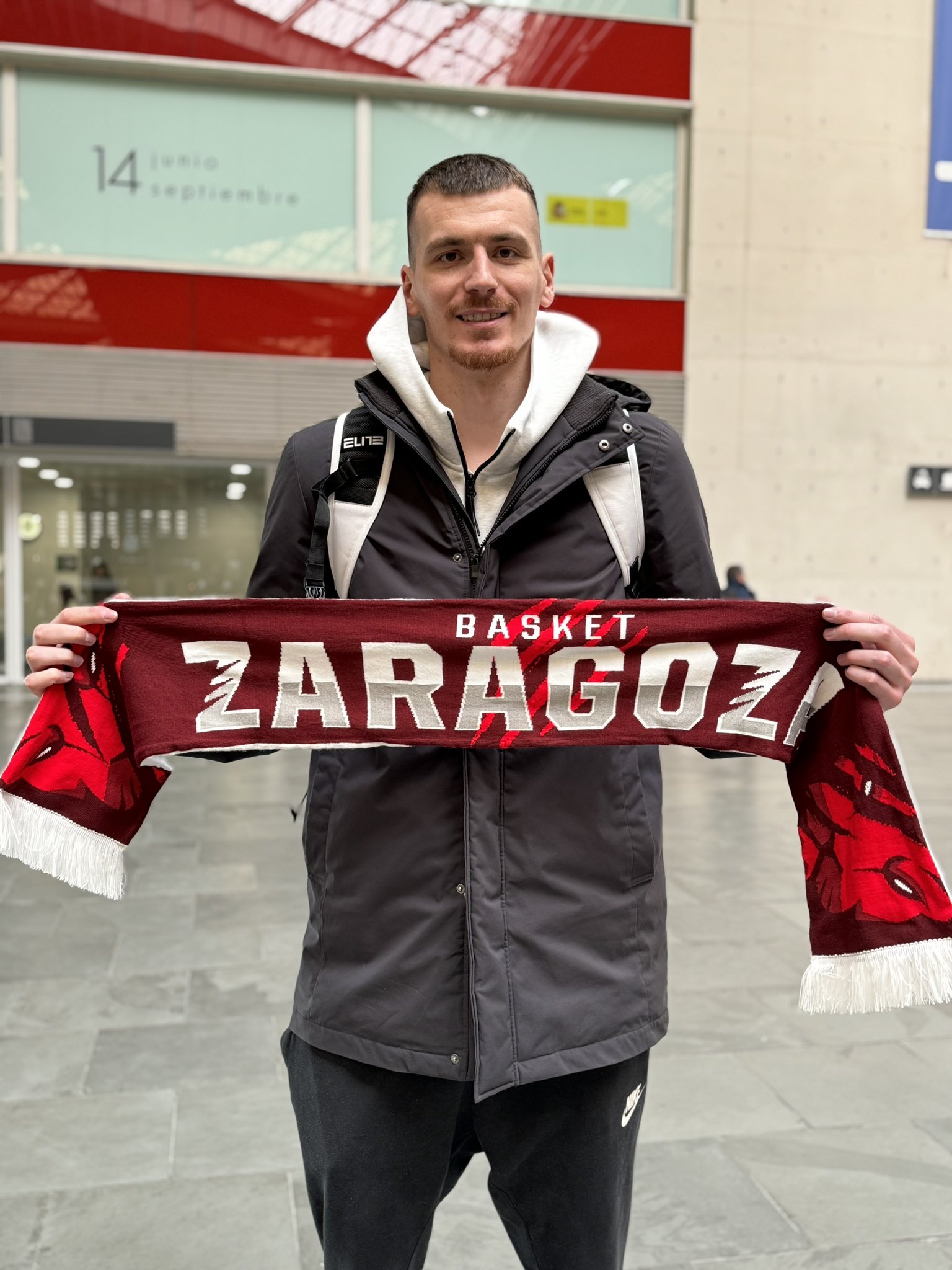 Simanic ya está en Zaragoza: "Gracias a todos por los mensajes recibidos"