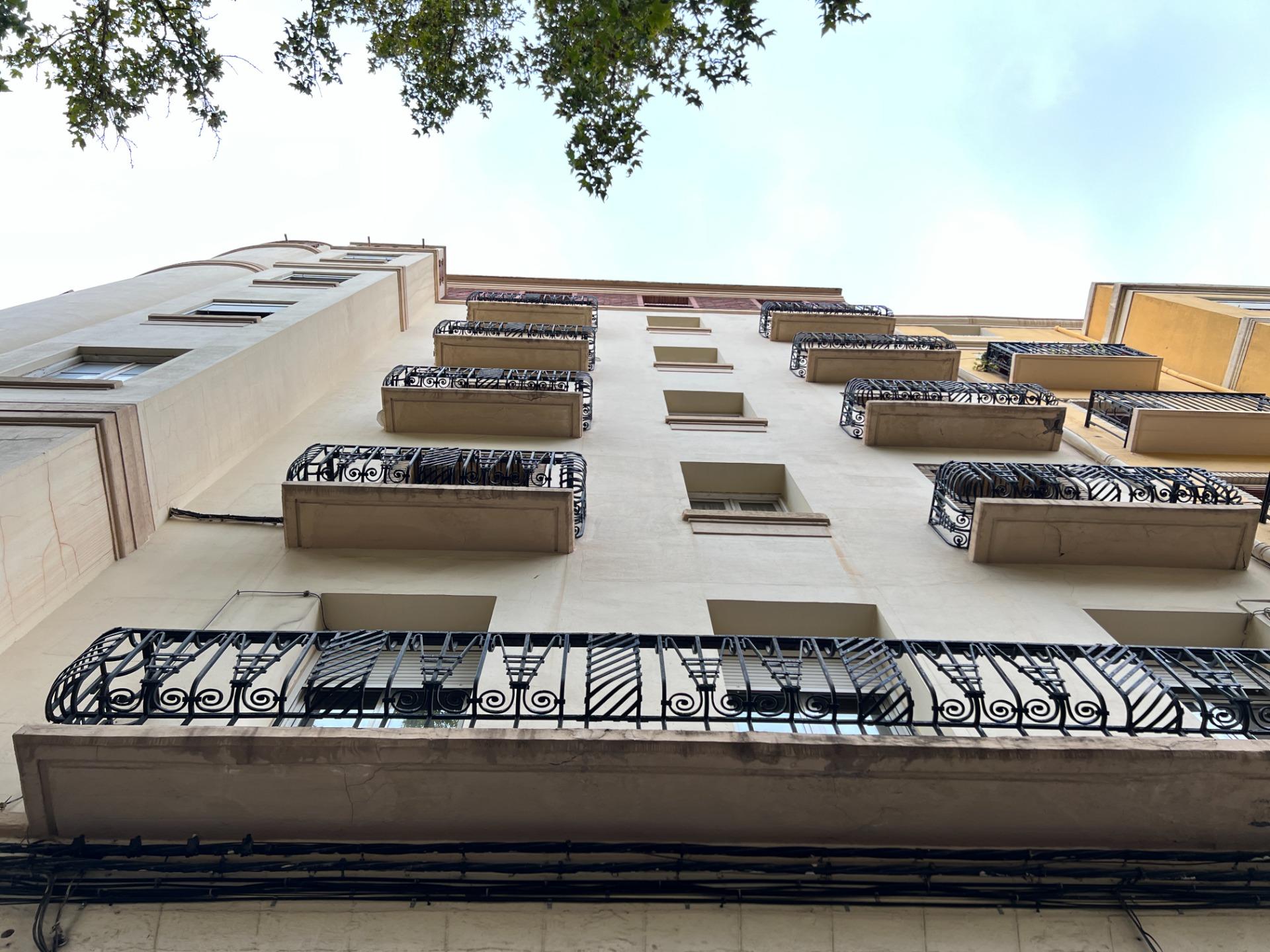 Un histórico chaflán del centro de Zaragoza, a la venta por 3 millones ...