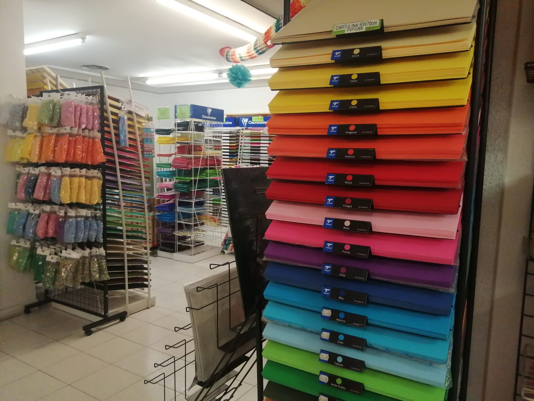 En fotos | Cierra la histórica papelería SB en Zaragoza | Imágenes