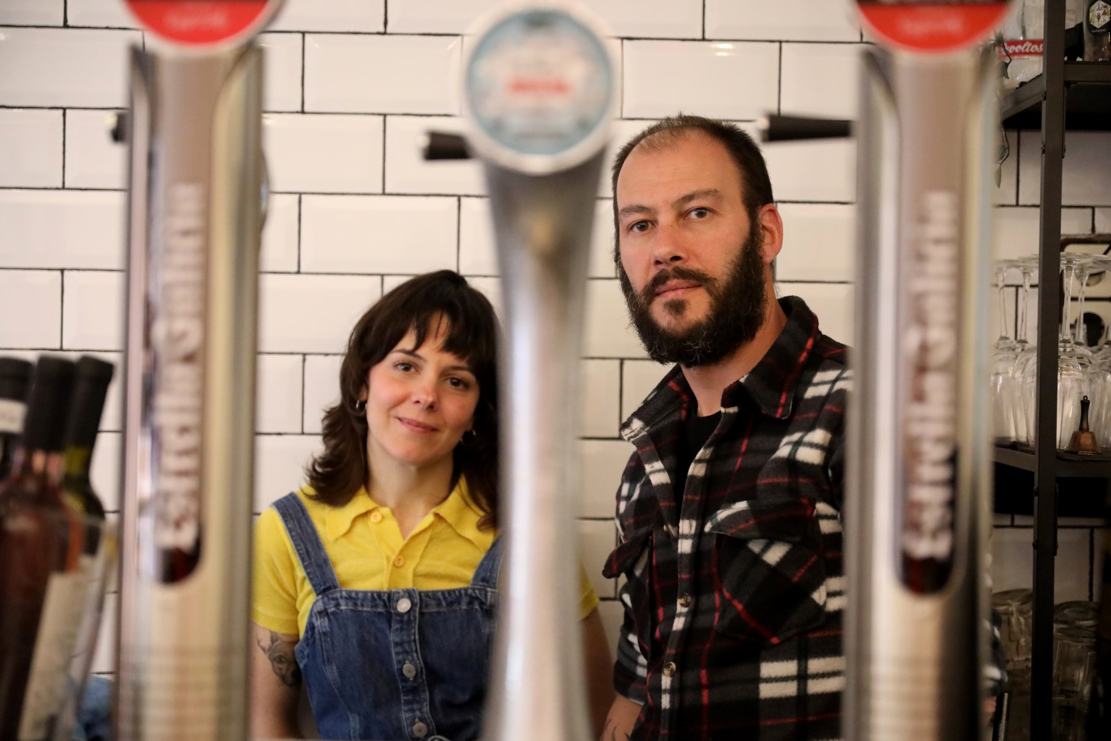 Así es Barracuda, el nuevo bar de la calle Heroismo de Zaragoza | Imágenes