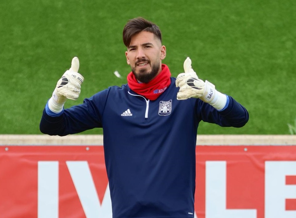 Salvi, los guantes que cuidan al Tarazona: "Llevo toda la vida luchando"