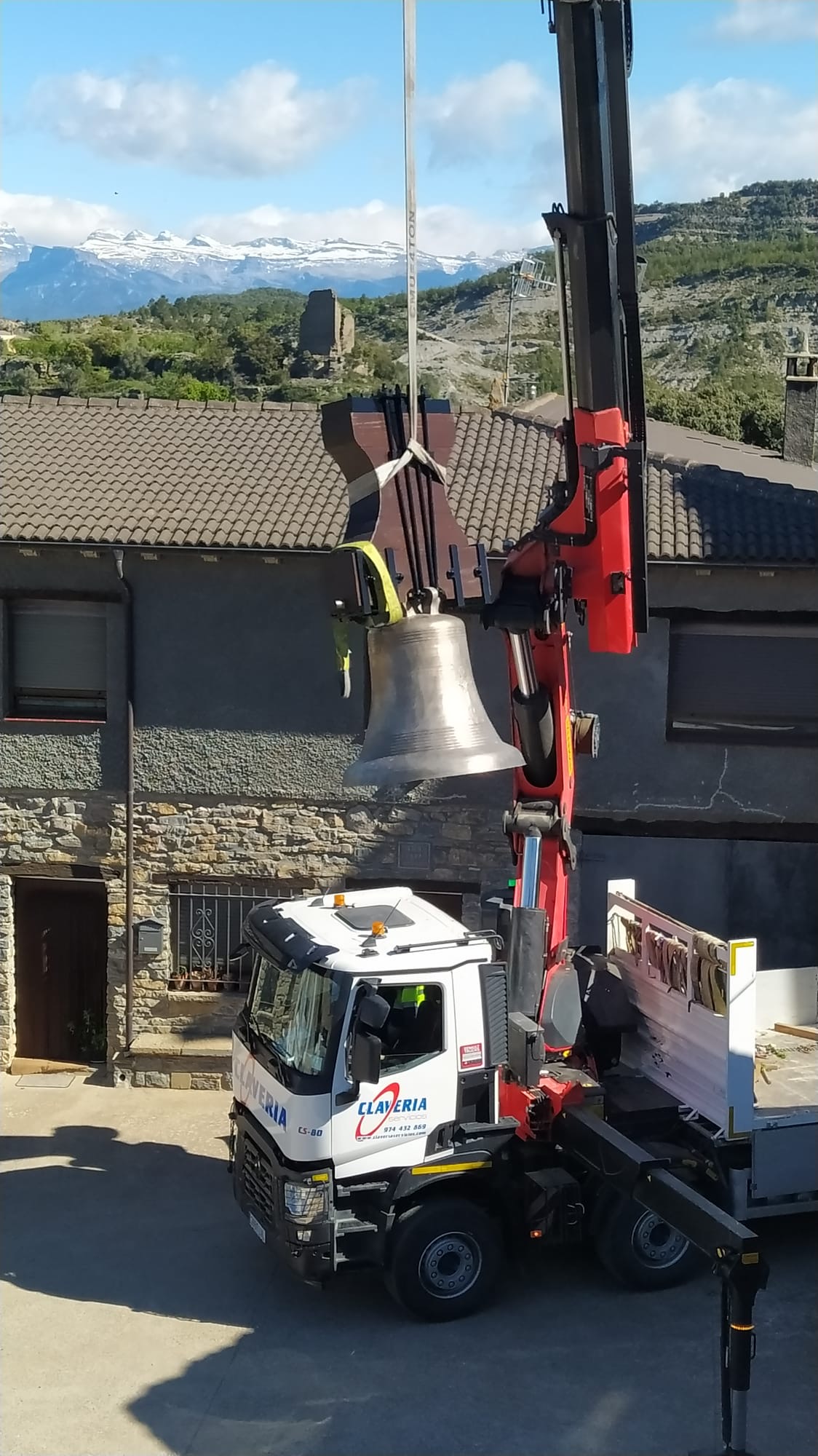 La campana de Arcusa, de avisar de las tormentas a símbolo del renacer ...