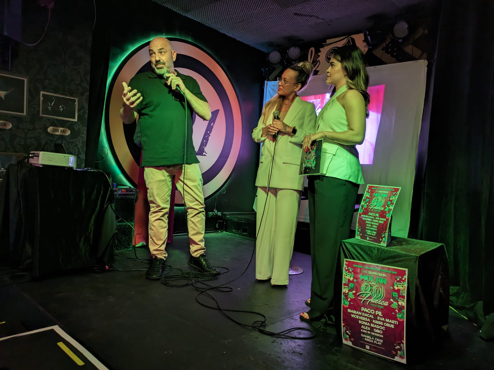 El exitoso tour 'Molan los 90' llega a Huesca con Paco Pil y el mítico ...