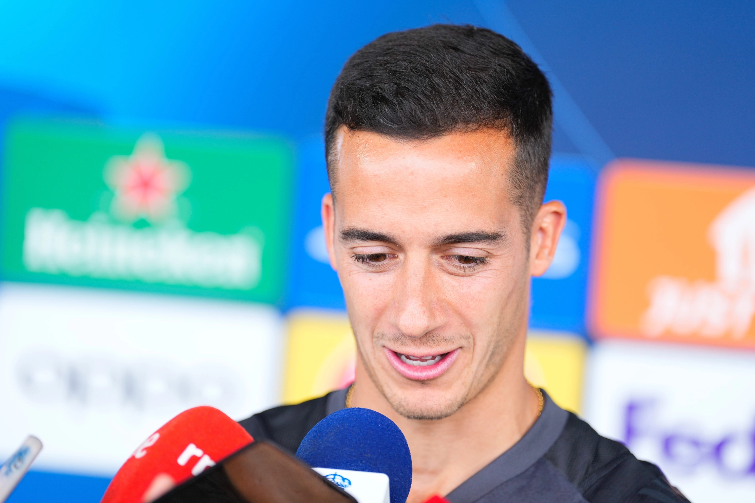 Lucas Vázquez aclara un post llorando de risa que se ligó a su ausencia de la lista