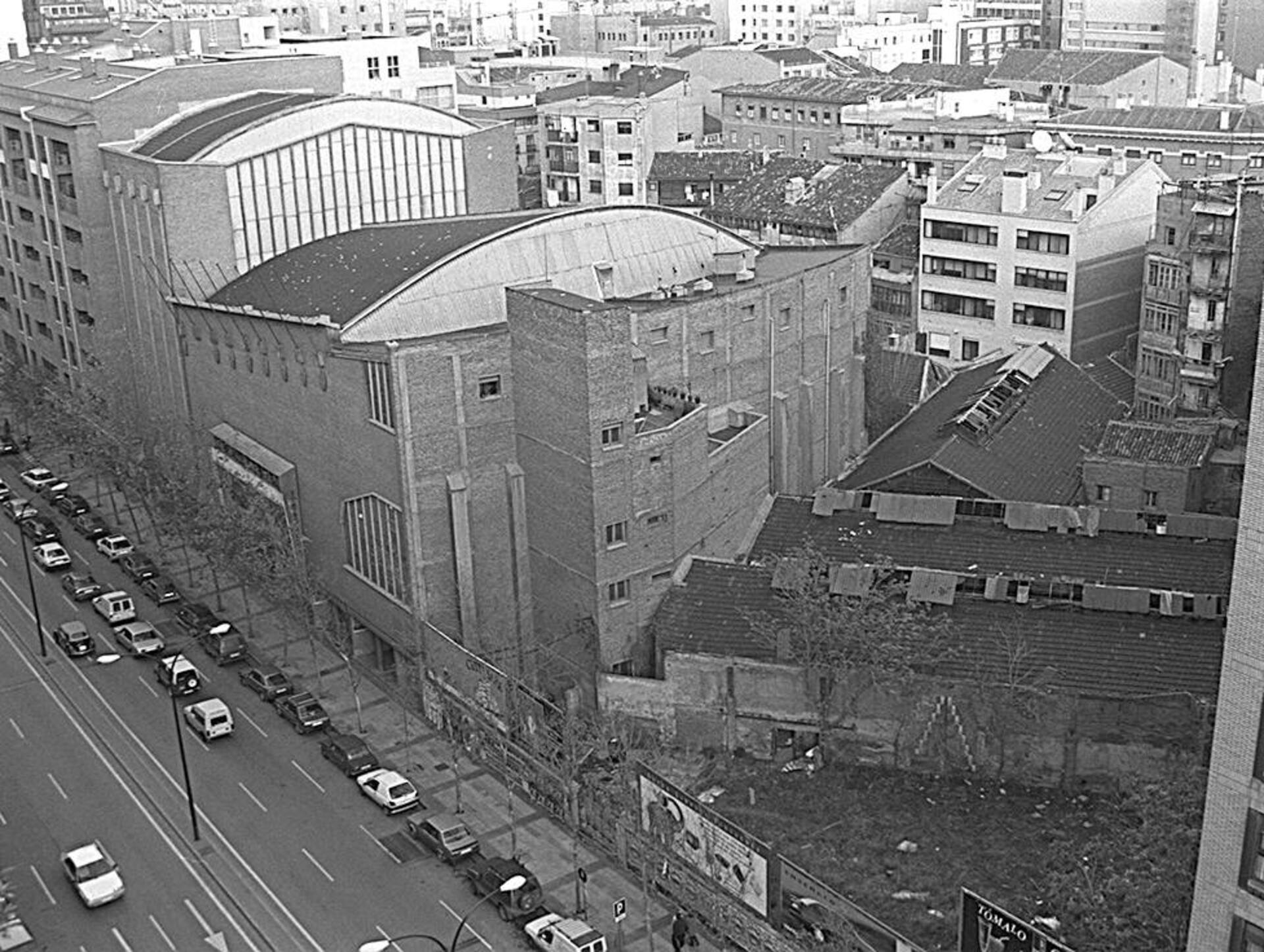 El edificio de 'los imposibles' de Zaragoza: 25 años de desidia y ...