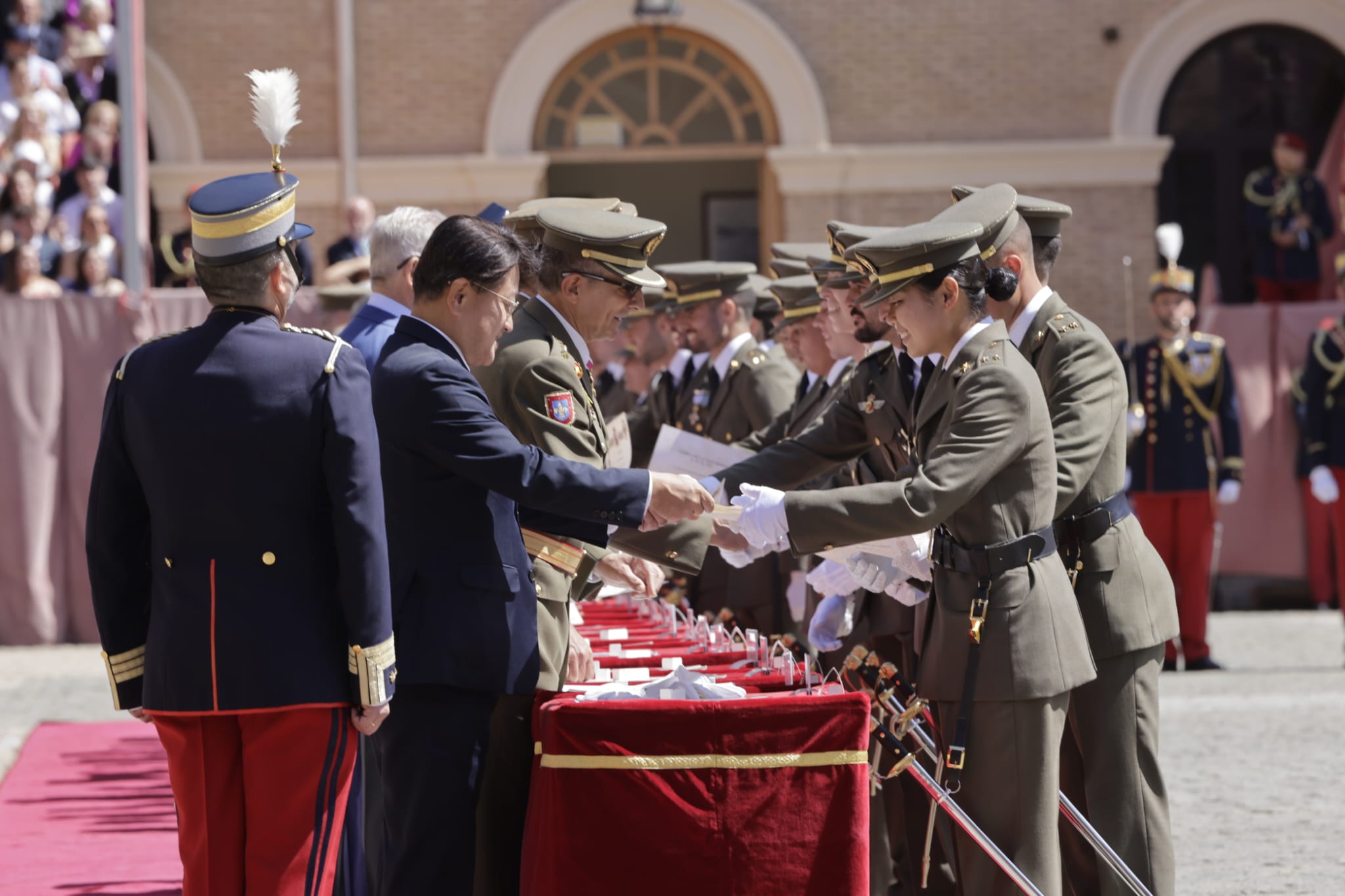 Fotos | Acto de entrega de despachos de la princesa Leonor en Zaragoza | Imágenes