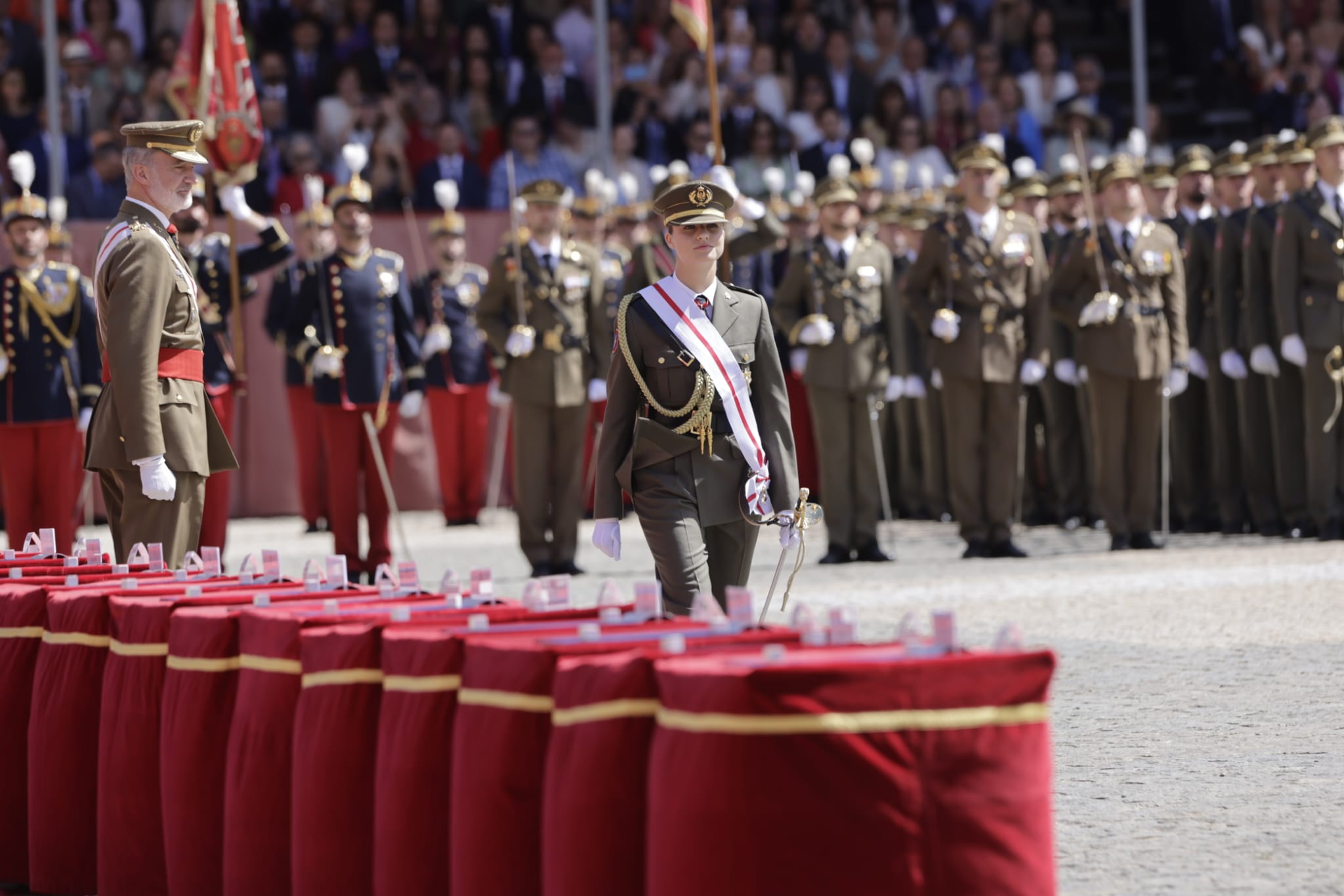 Fotos | Acto de entrega de despachos de la princesa Leonor en Zaragoza | Imágenes