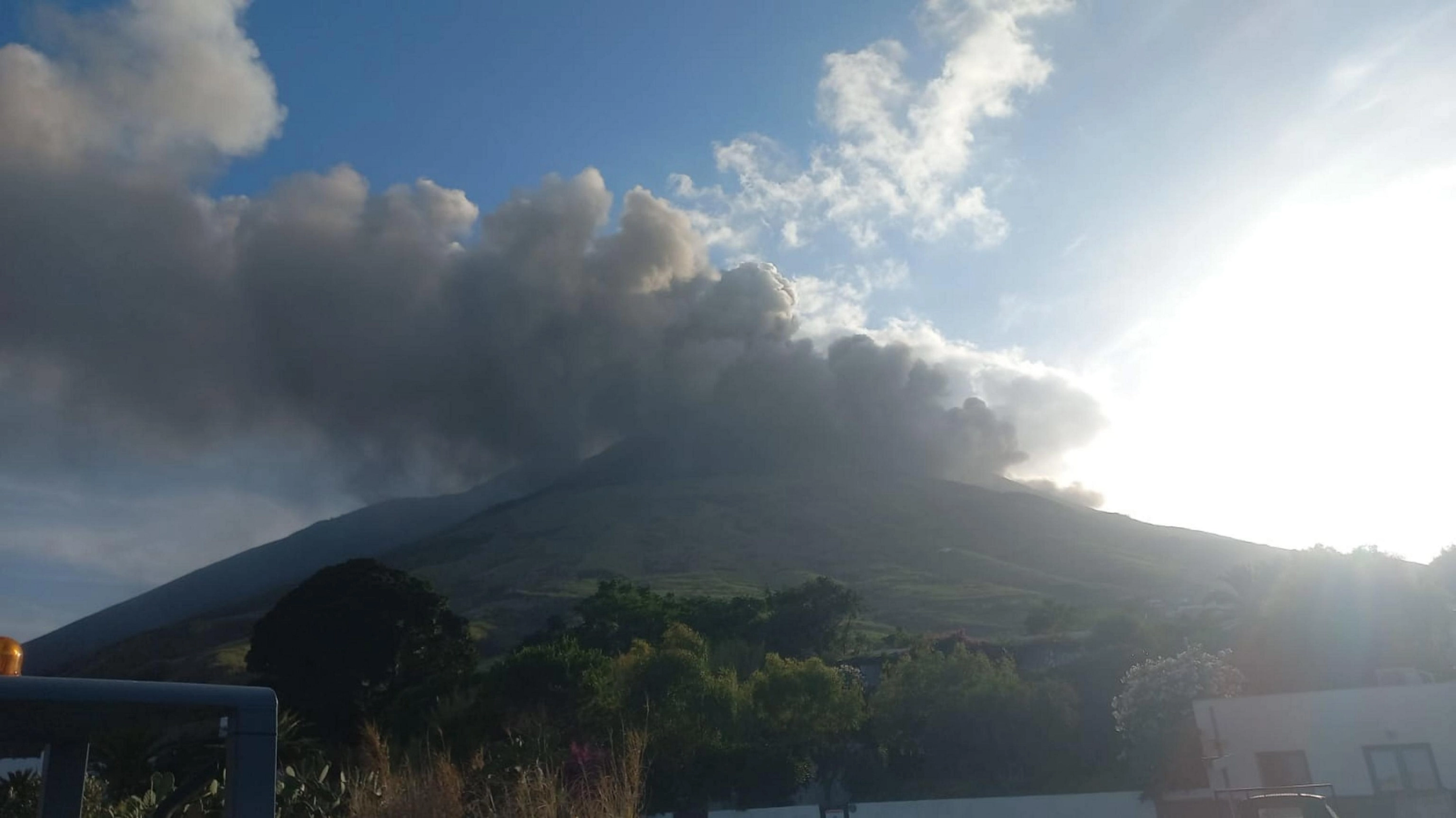 La explosividad de los volcanes Stromboli y Etna depende del hierro y ...
