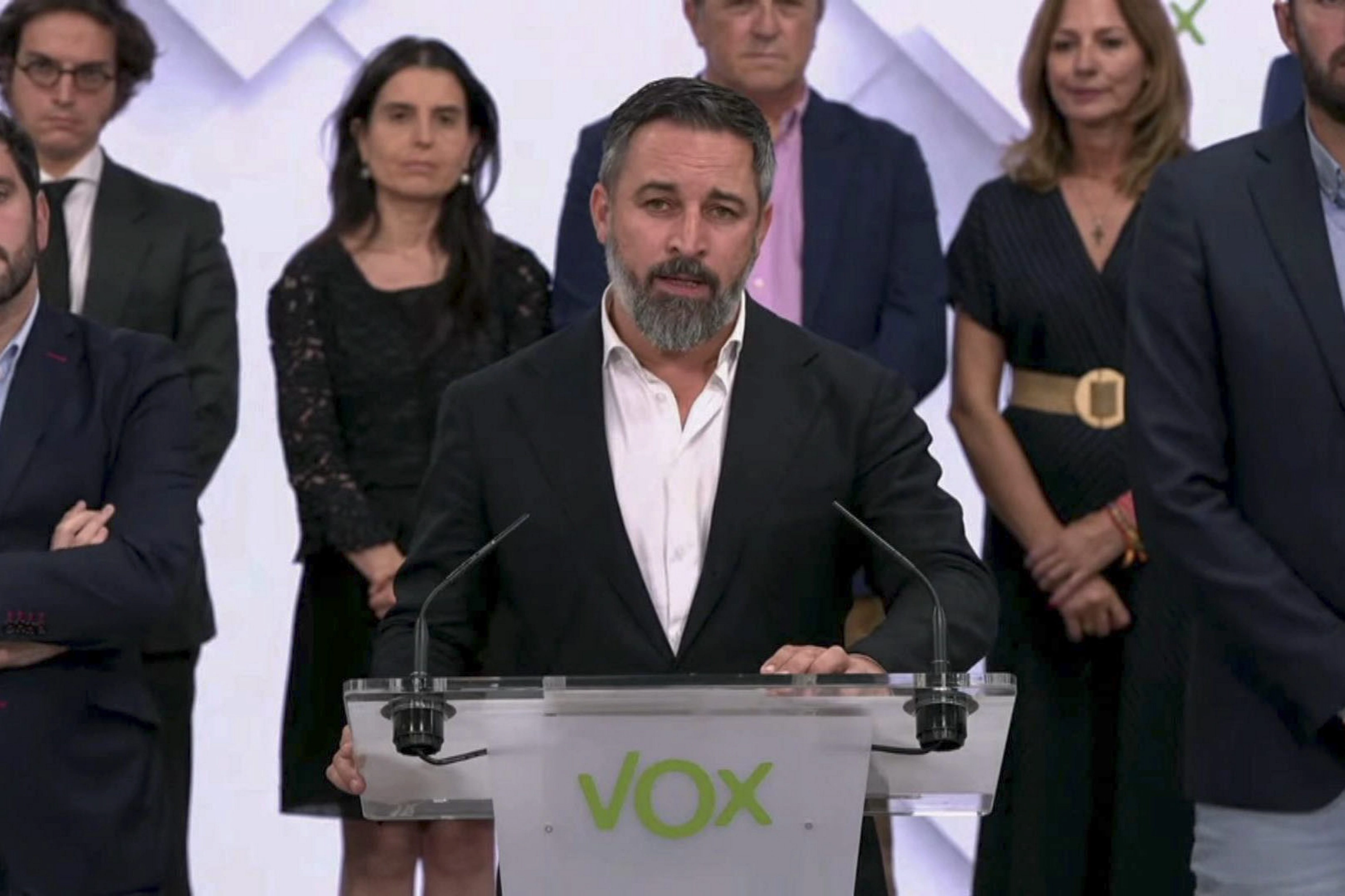 Abascal origina un terremoto interno en Vox al cumplir su órdago contra ...