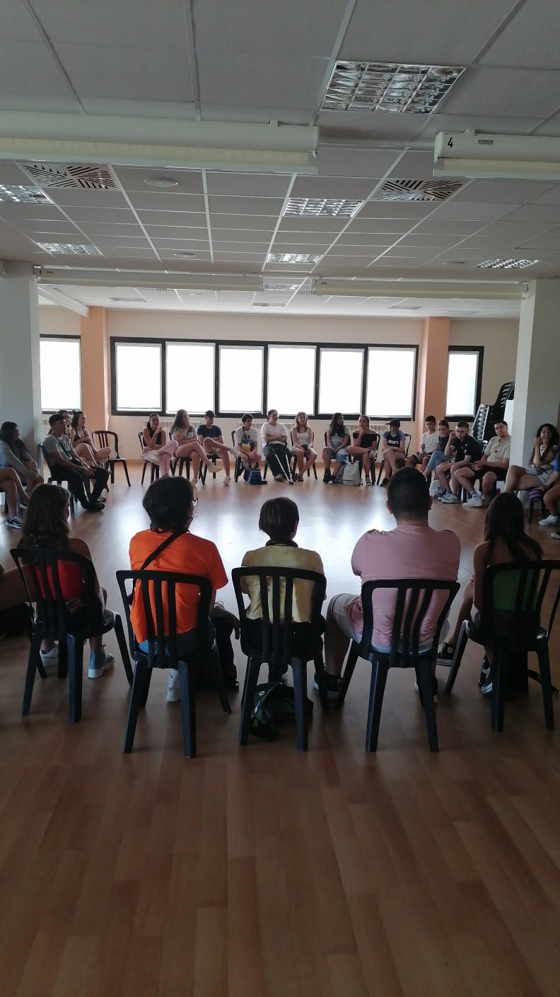 Campamento Terapéutico De Verano Para Adolescentes Con Cáncer En Almudévar