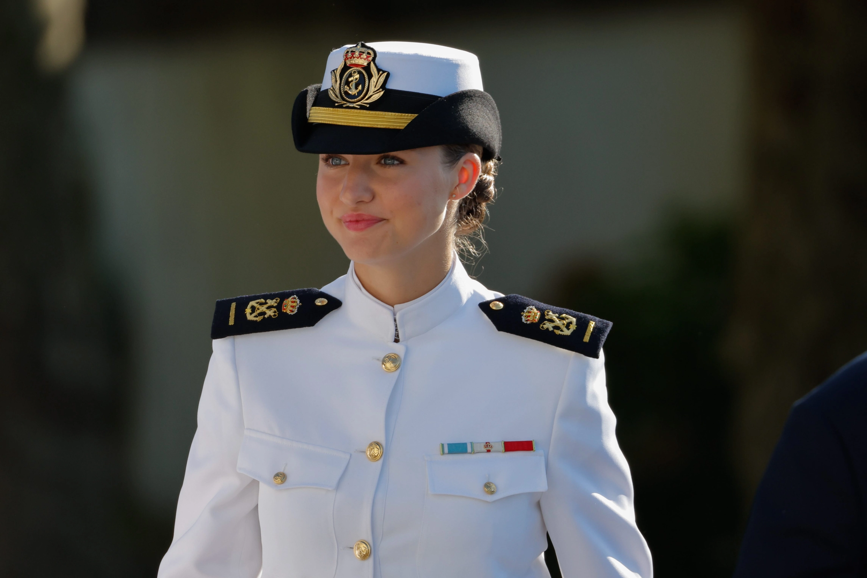 La princesa Leonor llega sola a la Escuela Naval de Marín y se incorpora como guardiamarina de ...