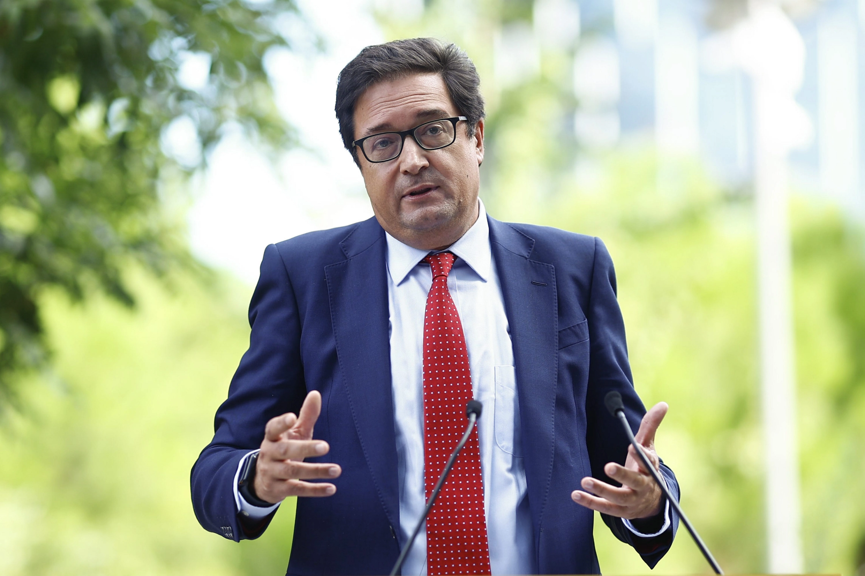 El Gobierno ve "gravísimo" que Ayuso rechace reunirse con Sánchez ...