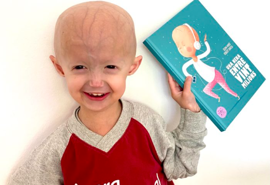 Alexandra, una niña entre veinte millones