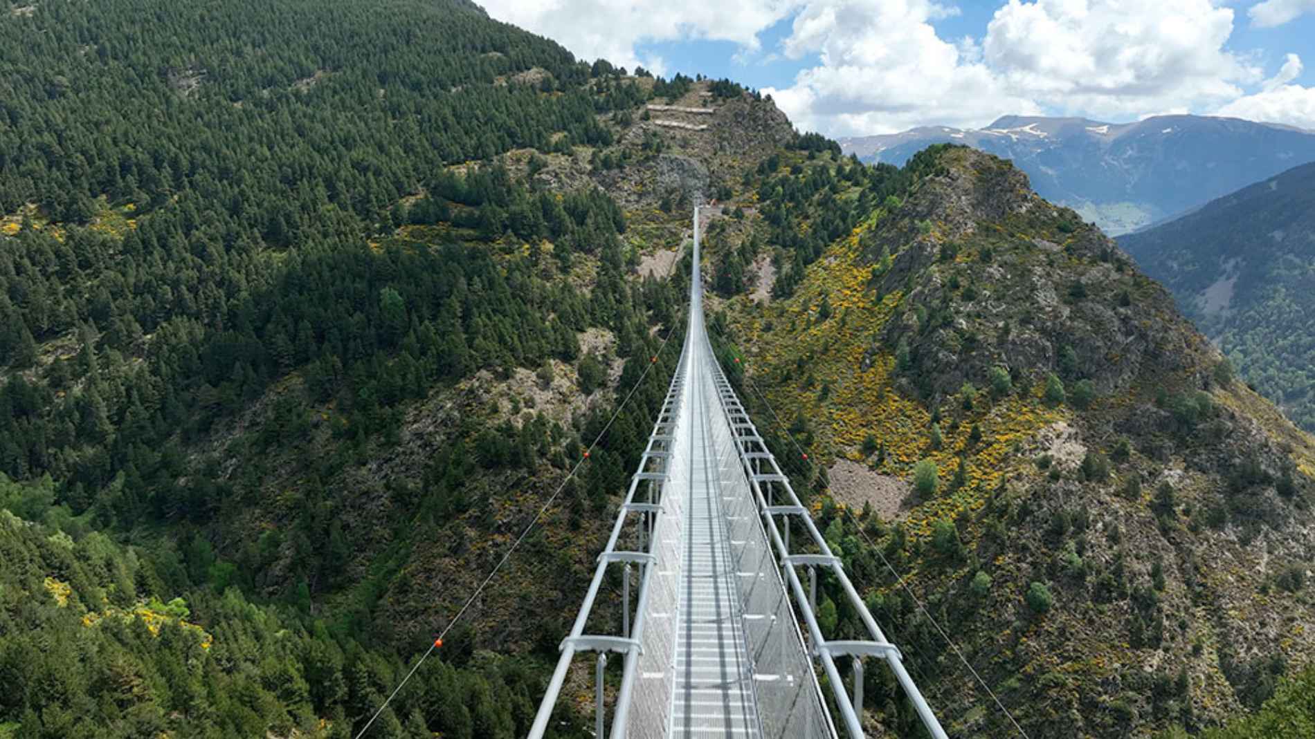 El puente colgante al lado de Aragón entre los más largos del mundo, un plan de vértigo para el ...