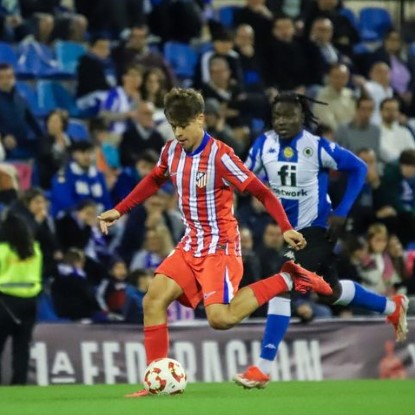 El aragonés Jano Monserrate, agredido en la cabeza en su partido con el ...