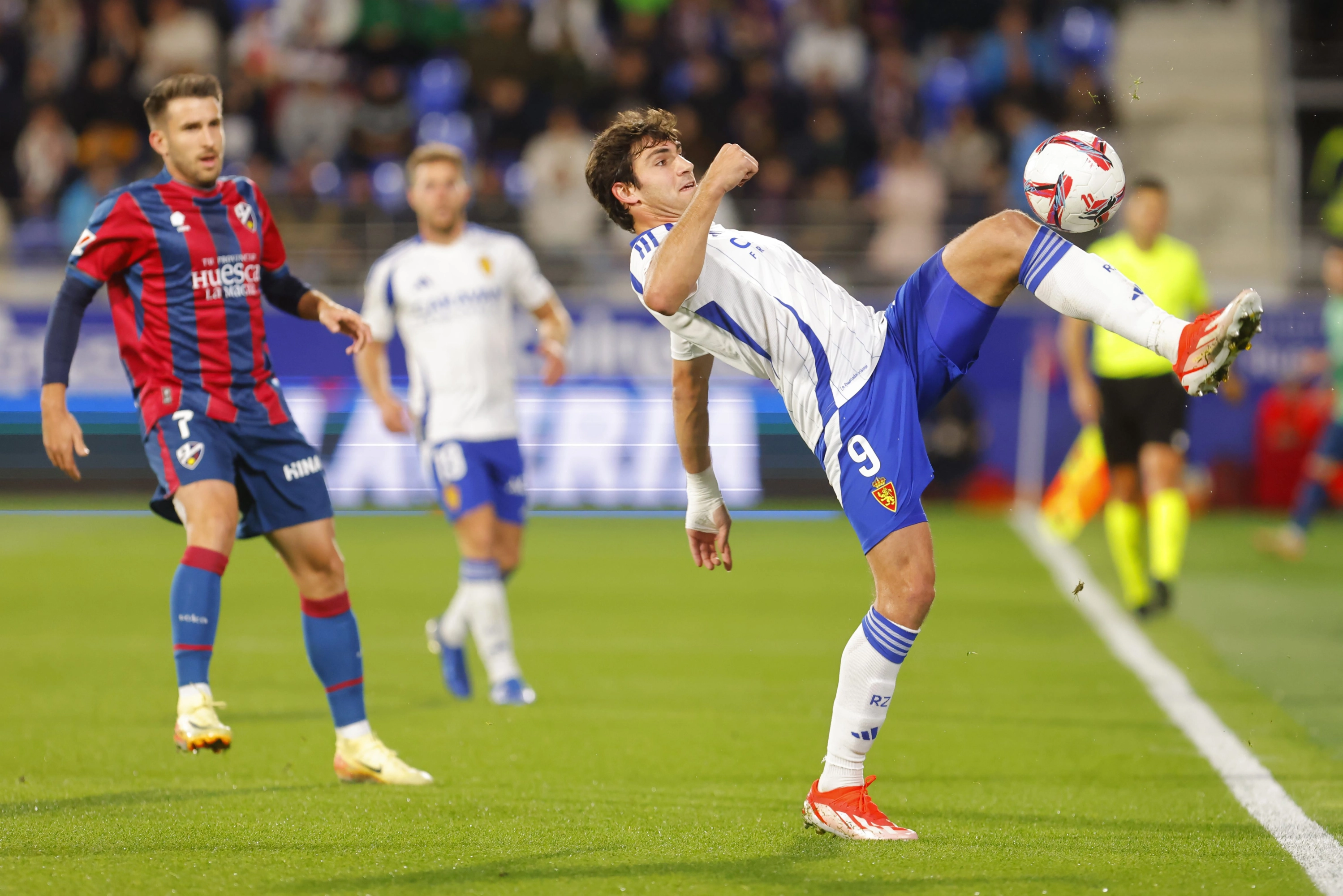 Iván Azón, a gol por partido en el Real Zaragoza