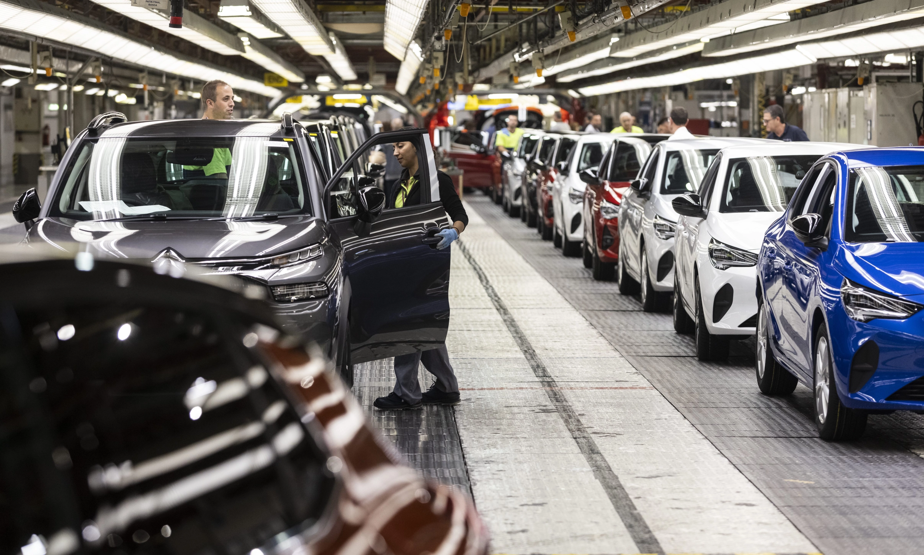 Trabajadores de Stellantis en Figueruelas celebran la llegada de la ...