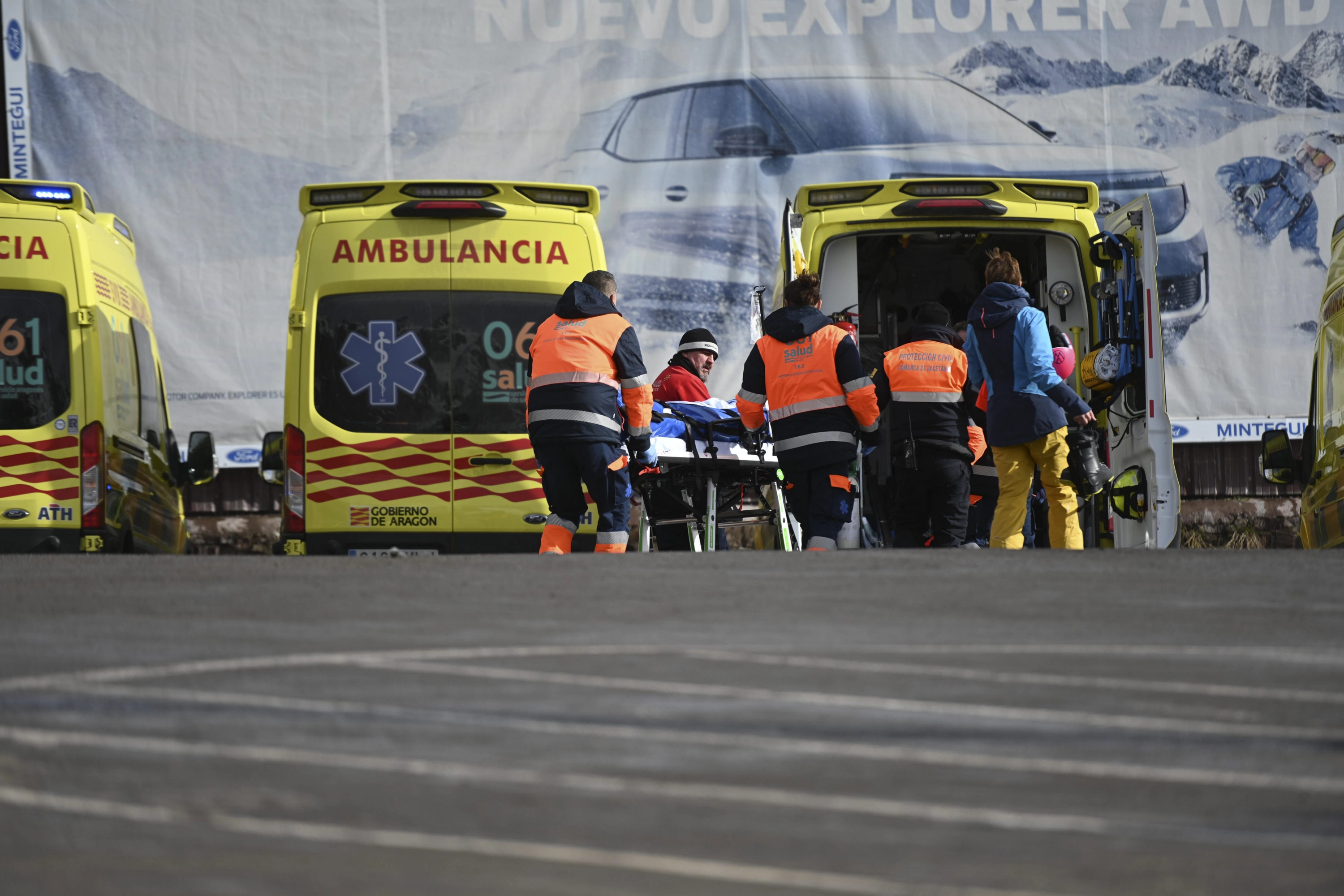 Dos de las heridas en el accidente del telesilla de Astún continúan ...