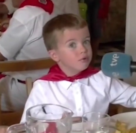 Un niño aragonés gana el premio al meme del año por "depende si no gomito"