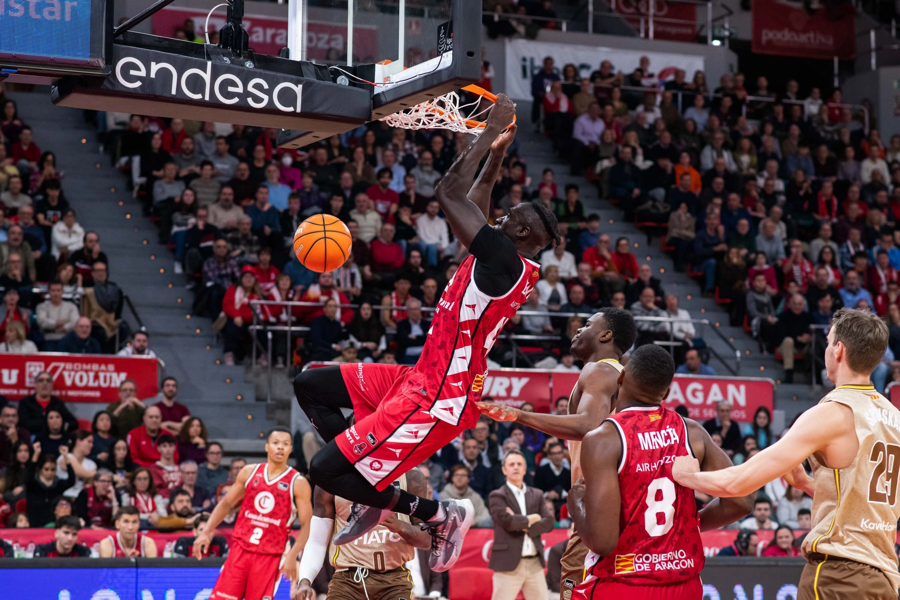 Los rumores del mercado de fichajes pasan factura al juego de Jilson Bango