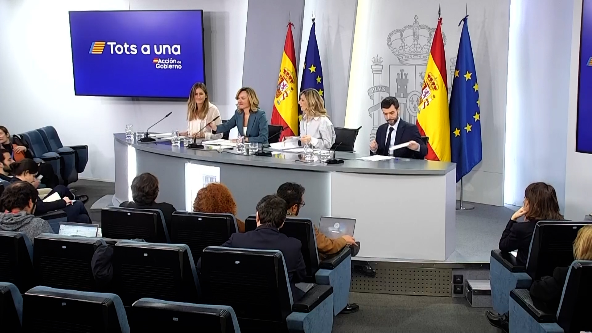 El Gobierno aprueba la subida del SMI que tributará el IRPF contra del criterio de Yolanda Díaz