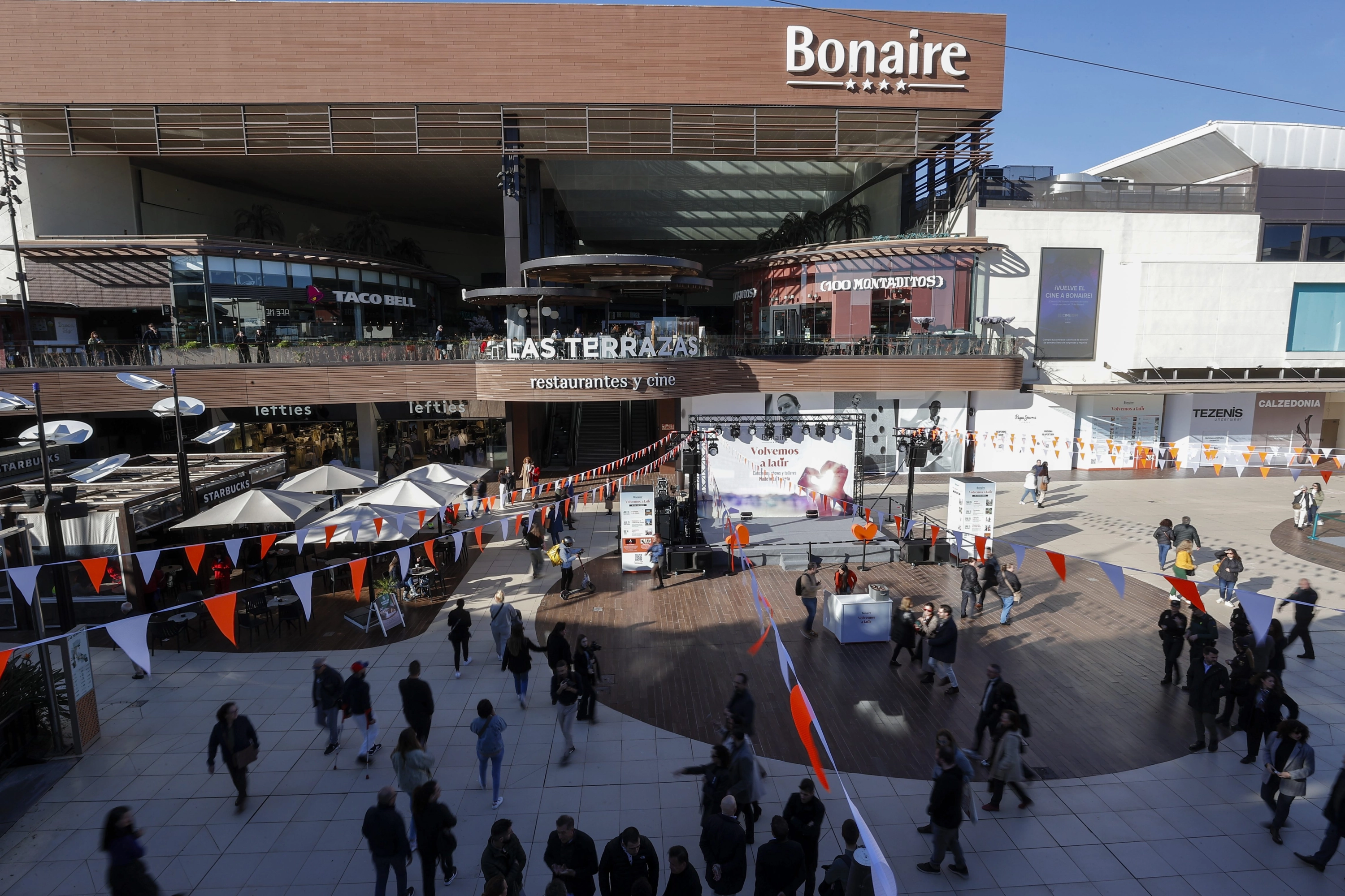 El centro comercial de Bonaire de Valencia reabre tres meses y medio ...
