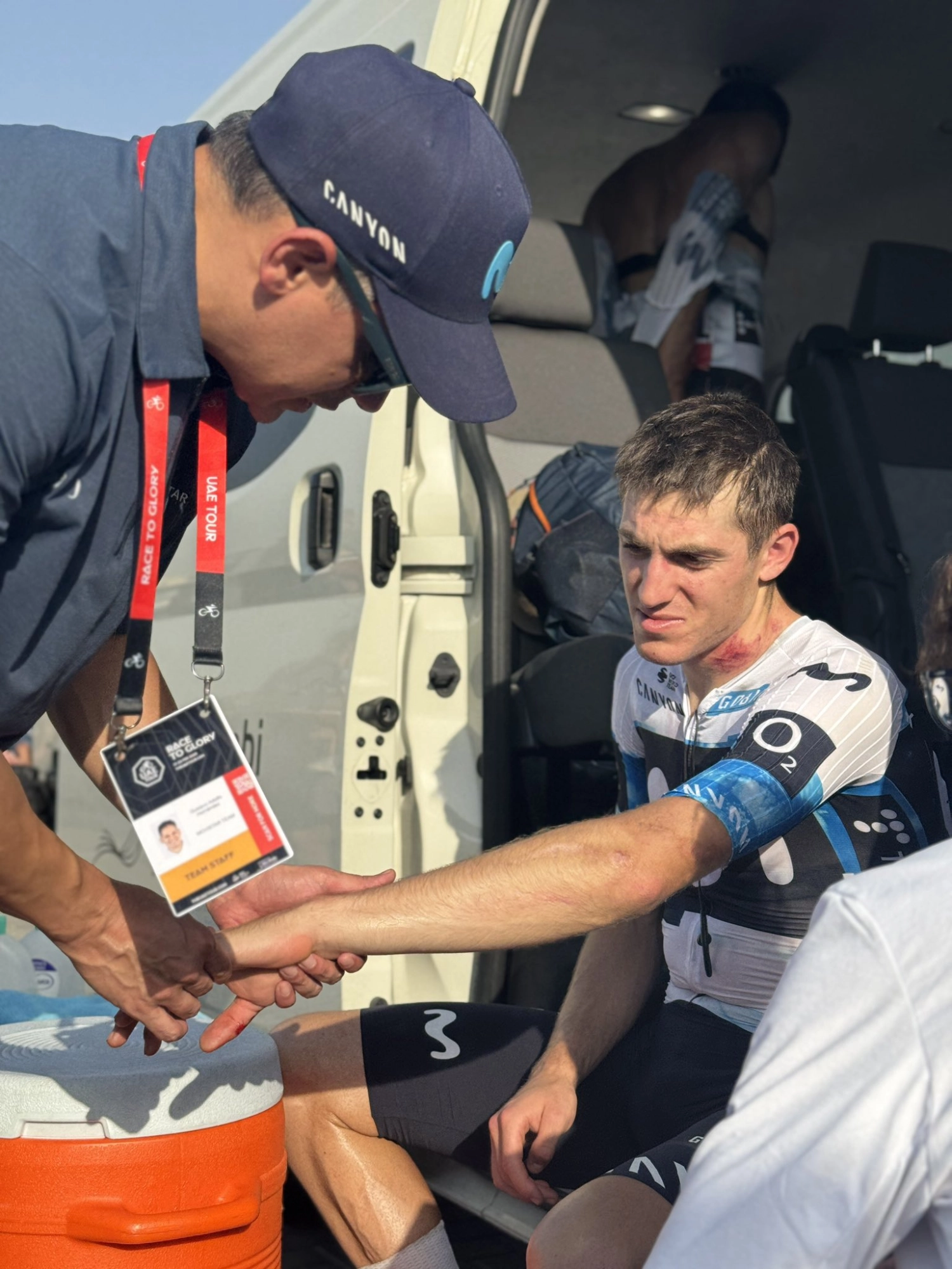 El ciclista aragonés Pablo Castrillo sufre una caída y pierde un minuto ...