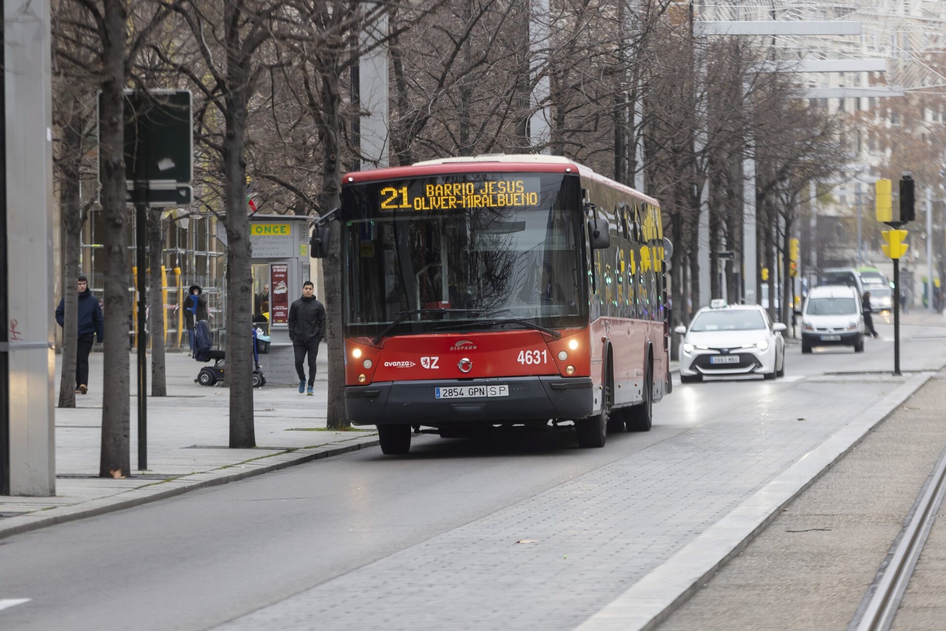 Miles de personas podrán viajar gratis en autobús y tranvía en Zaragoza ...