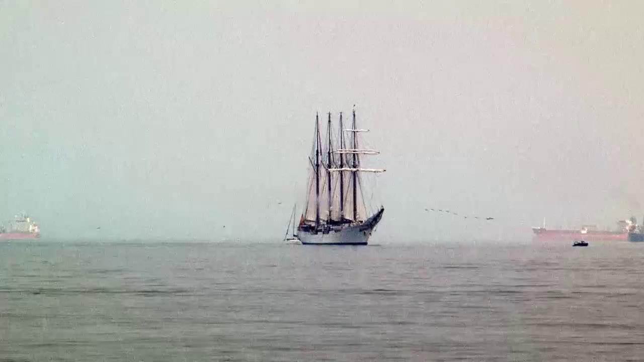 El Juan Sebastián Elcano llega a Lima con la princesa Leonor a bordo