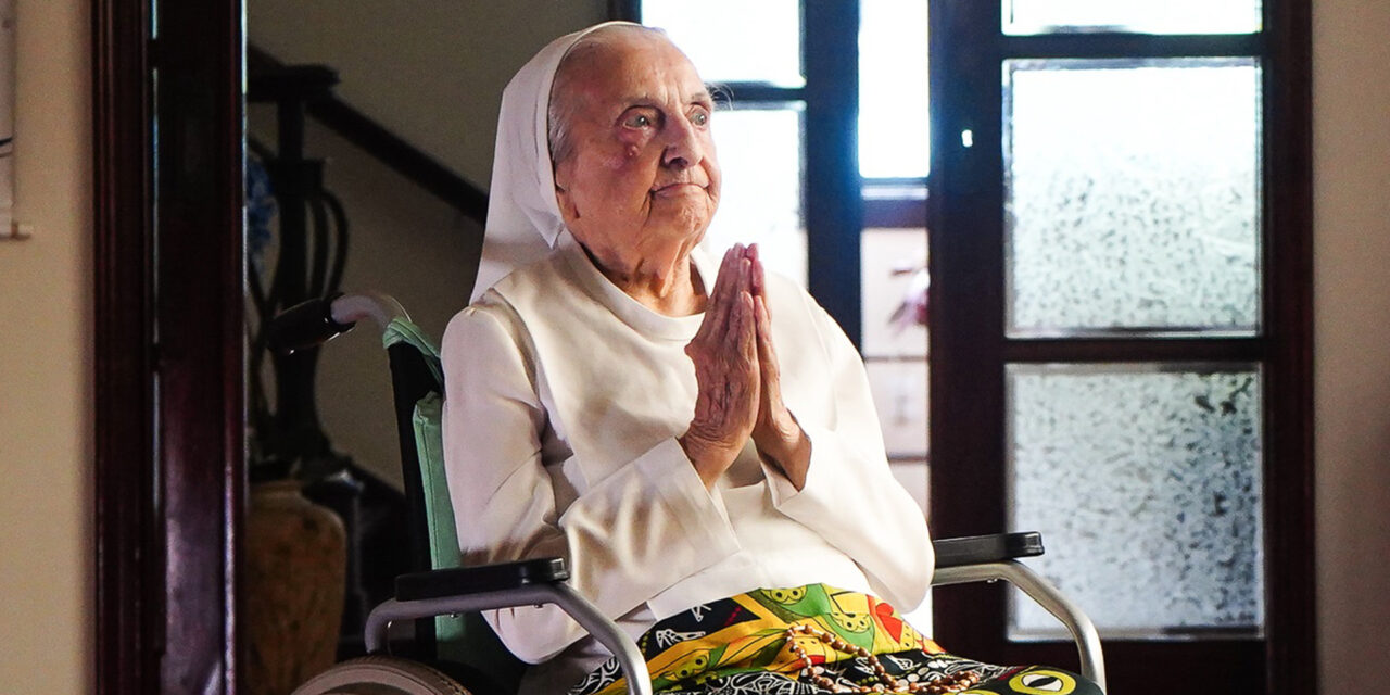 Una monja brasileña, la persona más anciana del mundo, muere a los 116 años