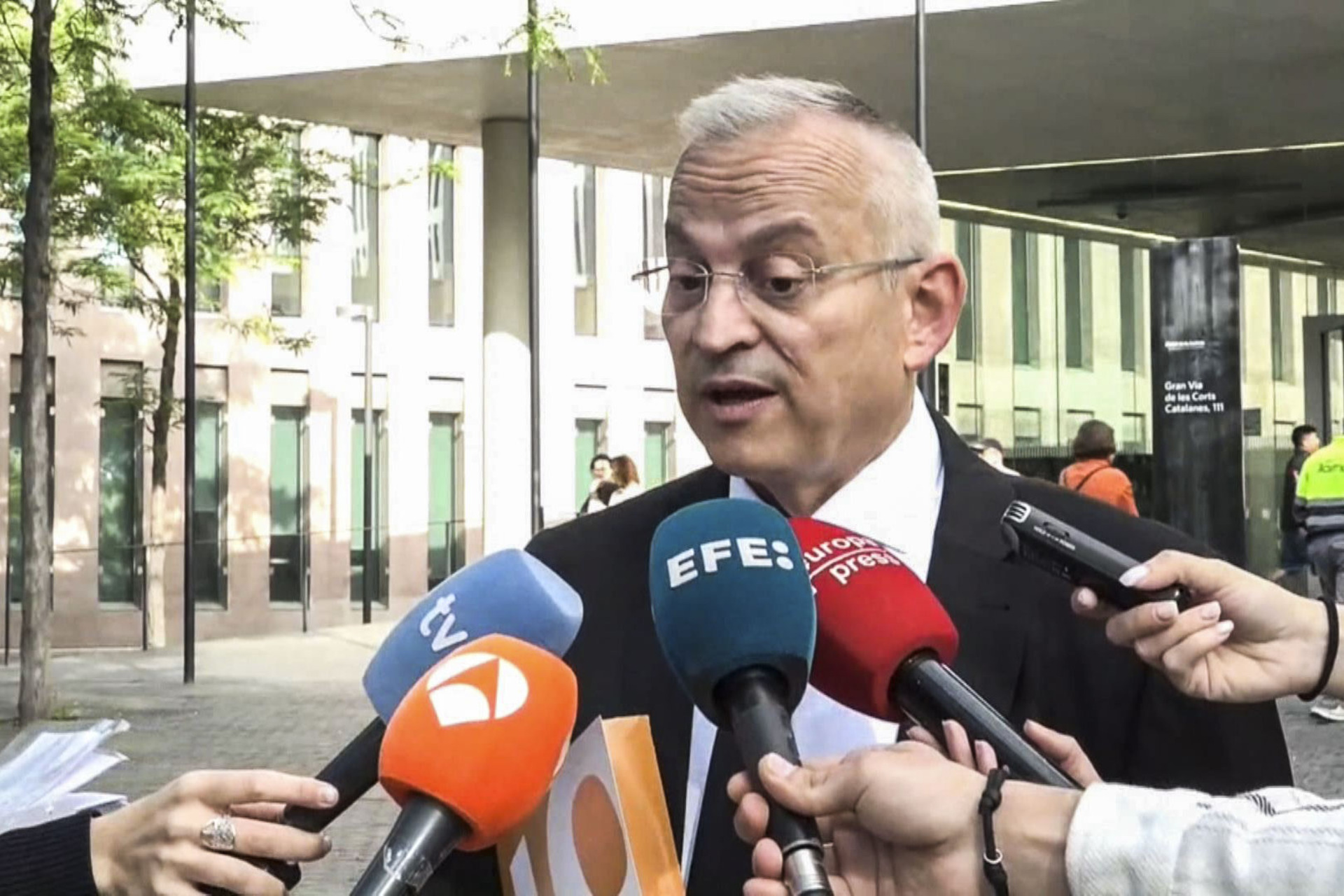 Los Mossos acotan la investigación por la huida de Puigdemont al mismo ...