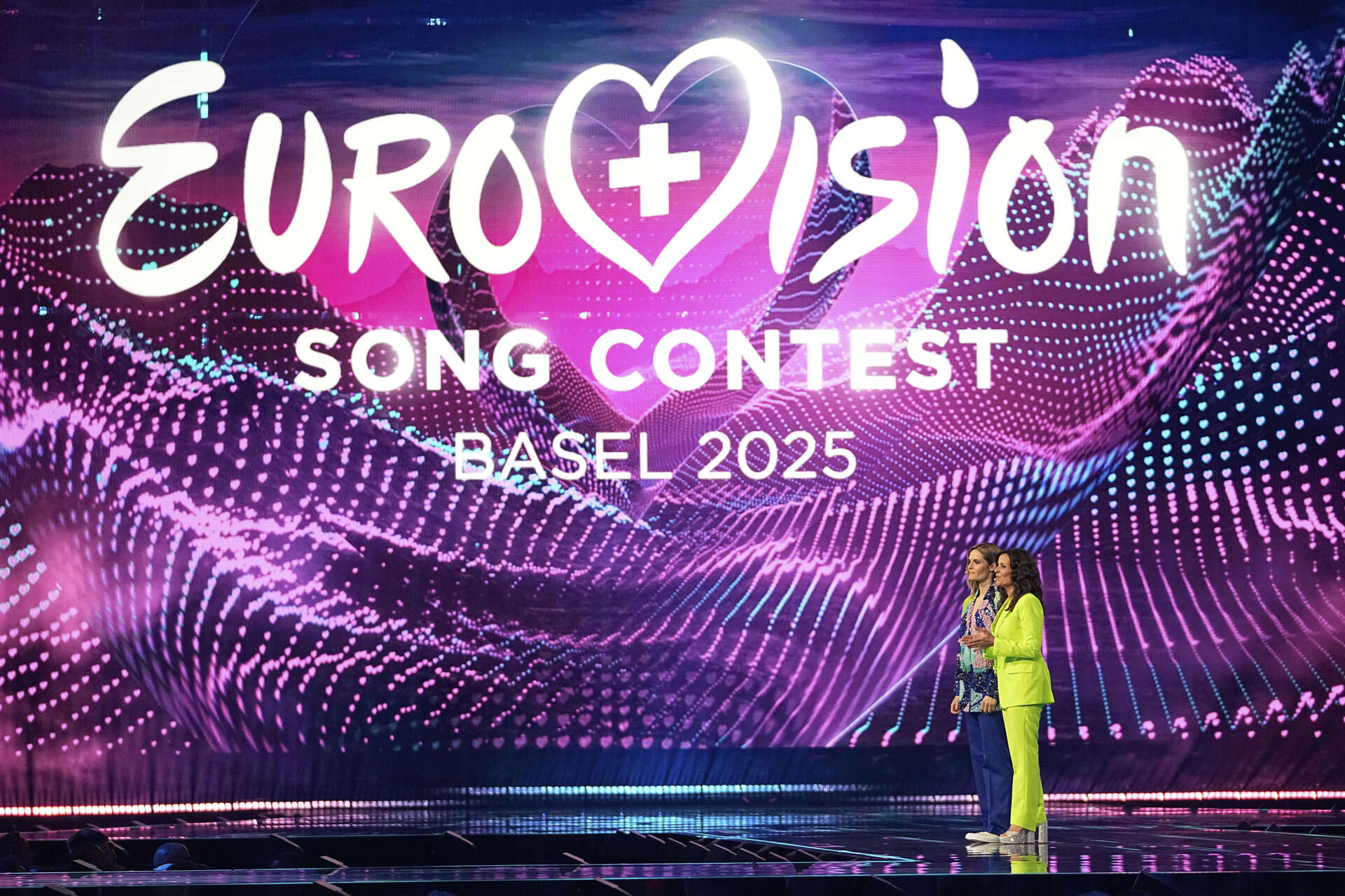 Quiénes son las presentadoras de Eurovisión 2025: Hazel Brugger ...
