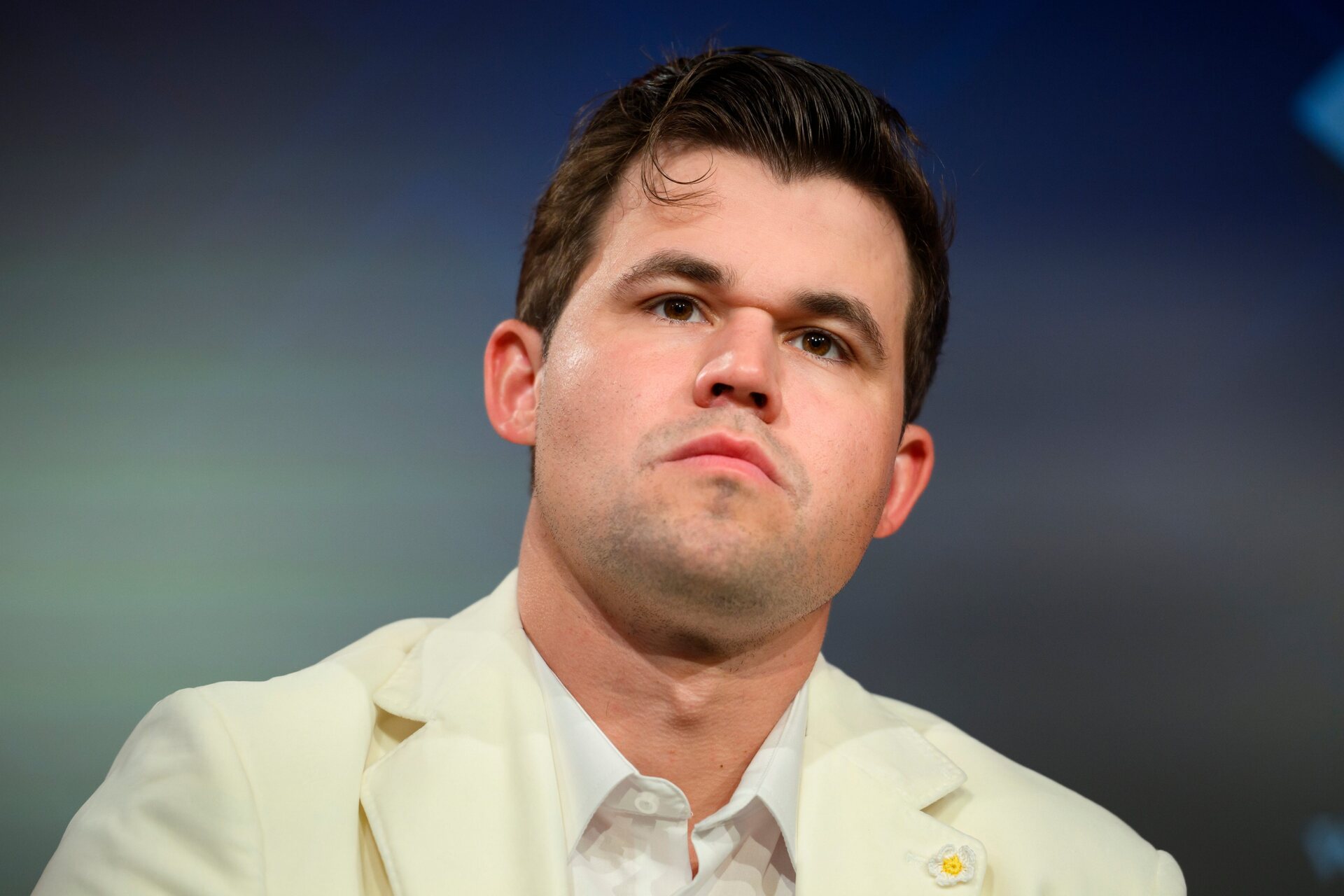 Magnus Carlsen gana su 20º Mundial de ajedrez tras cometer errores de ...