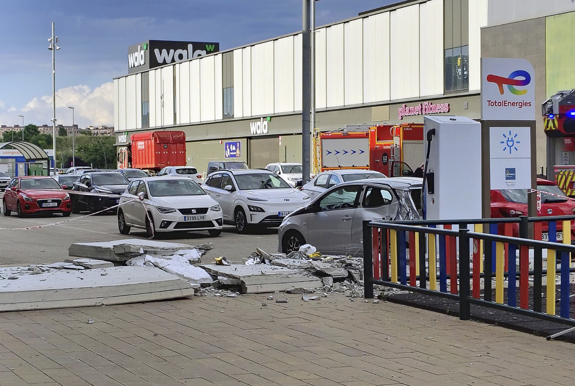 Un hombre muere al caerle encima una placa de hormigón de 10 toneladas ...