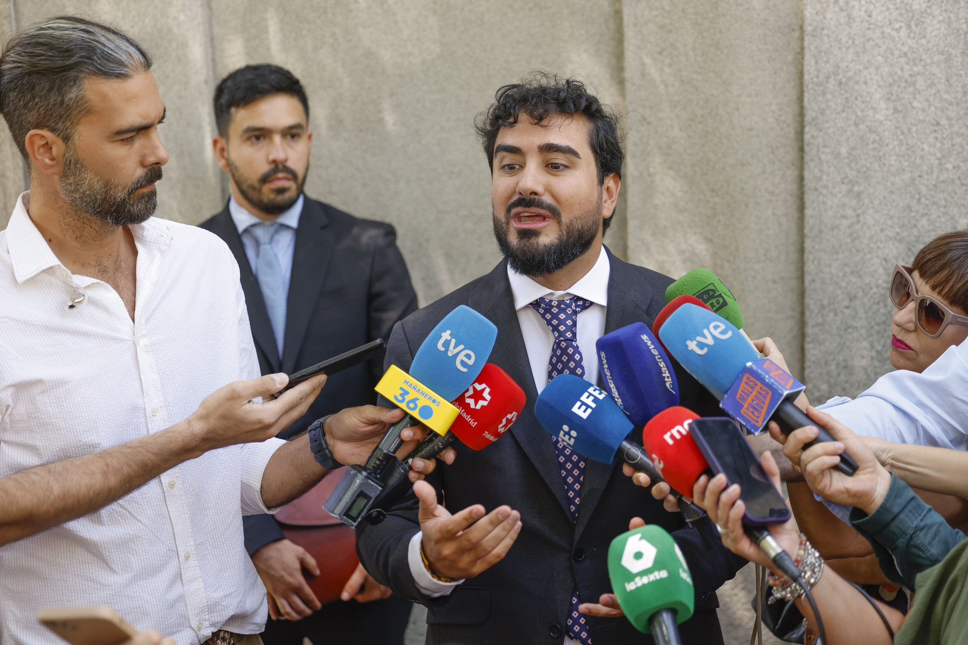 El partido del agitador ultra ‘Alvise’ Pérez se presenta a las ...