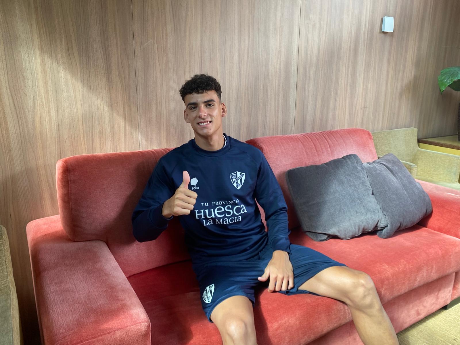 Ángel Pérez, savia joven para el Huesca: "Estoy preparado para la oportunidad que me he ganado"