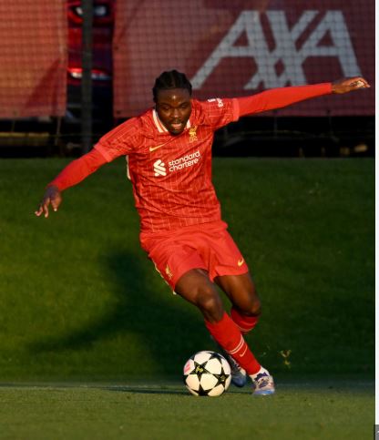 Un canterano del Real Zaragoza debuta con el Liverpool en un partido ...