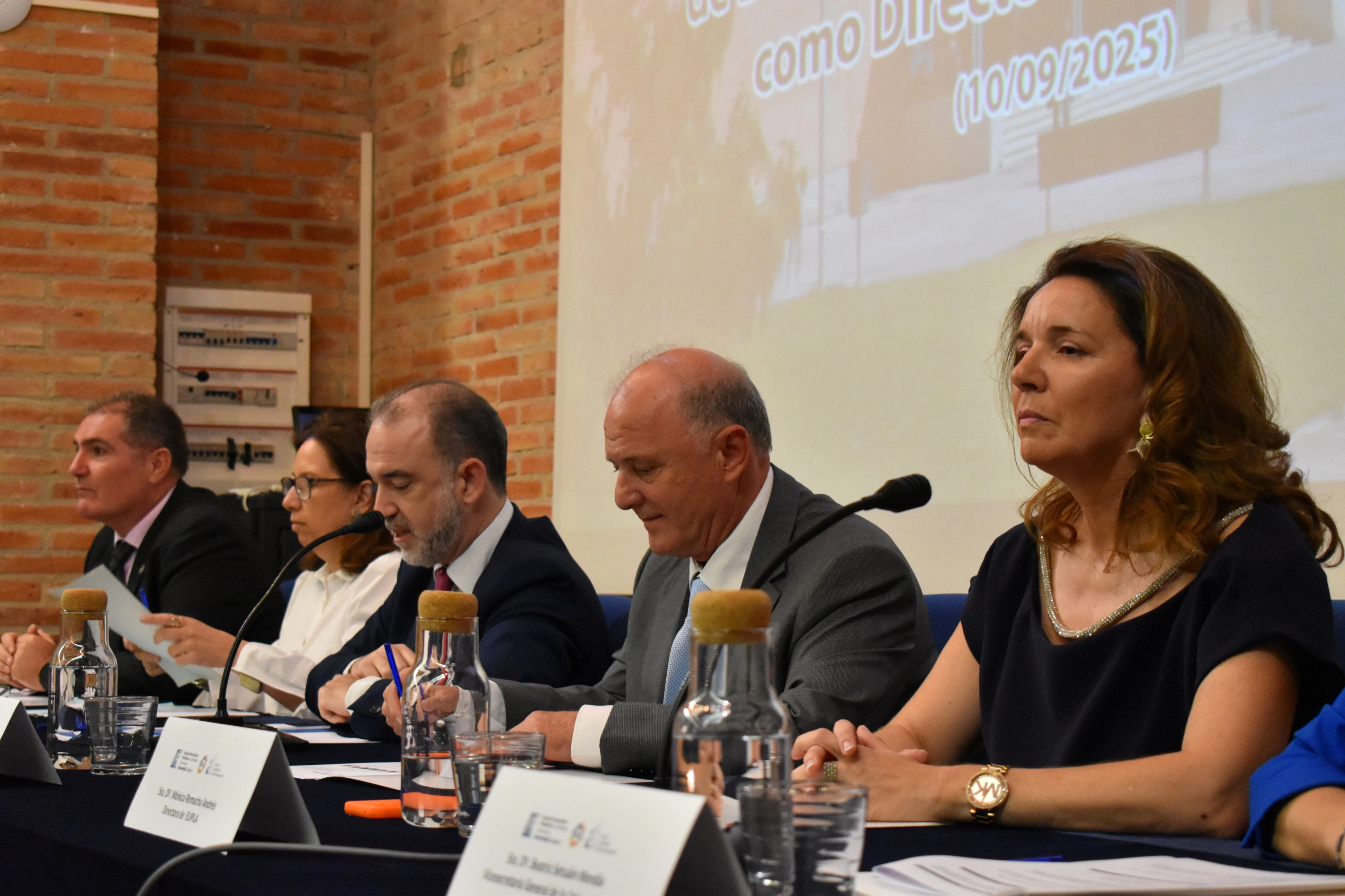 Mónica Remacha asume la dirección de la Escuela Universitaria ...