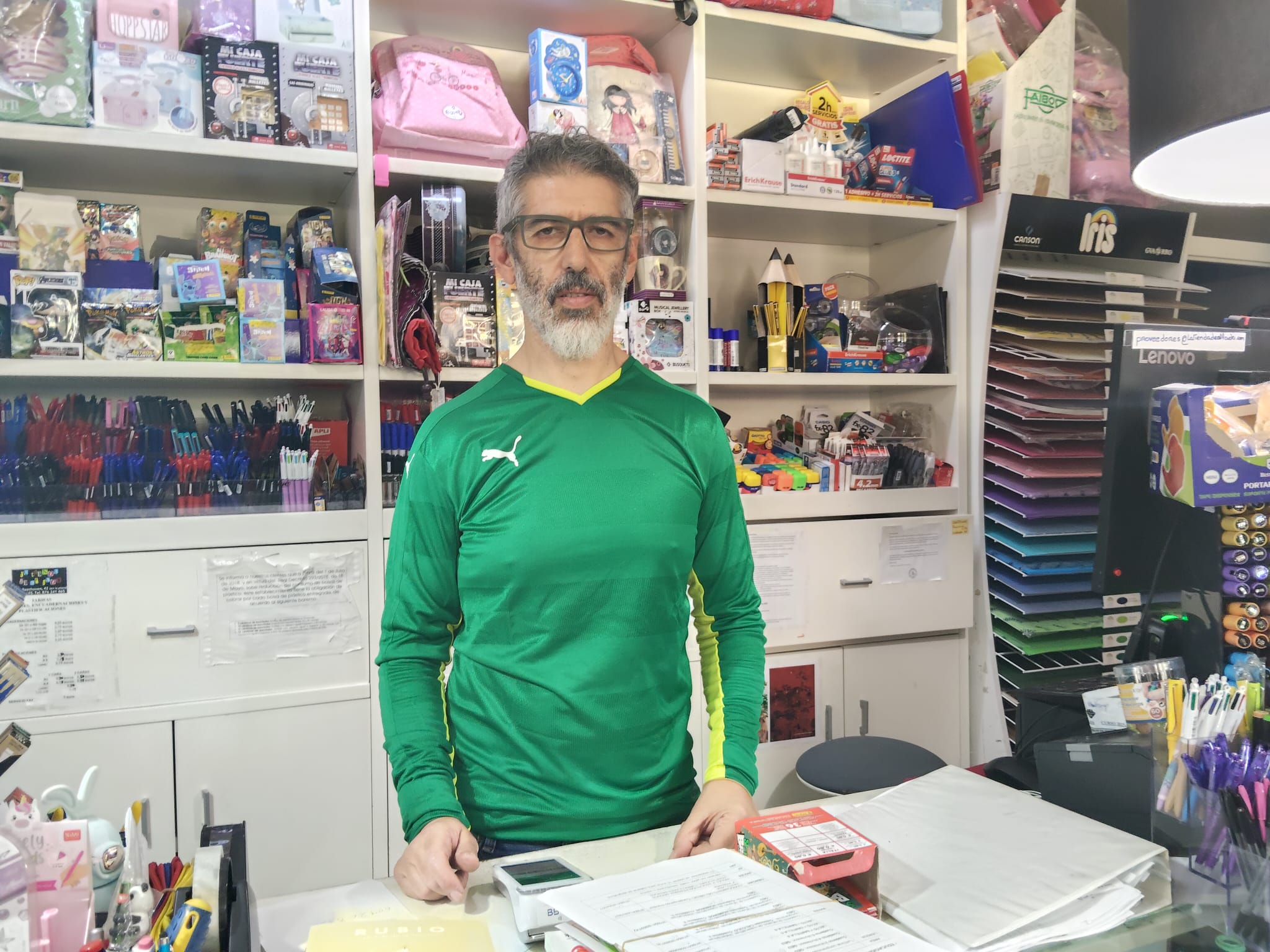 Papelerías de Zaragoza ante la vuelta al cole: "La competencia es ...