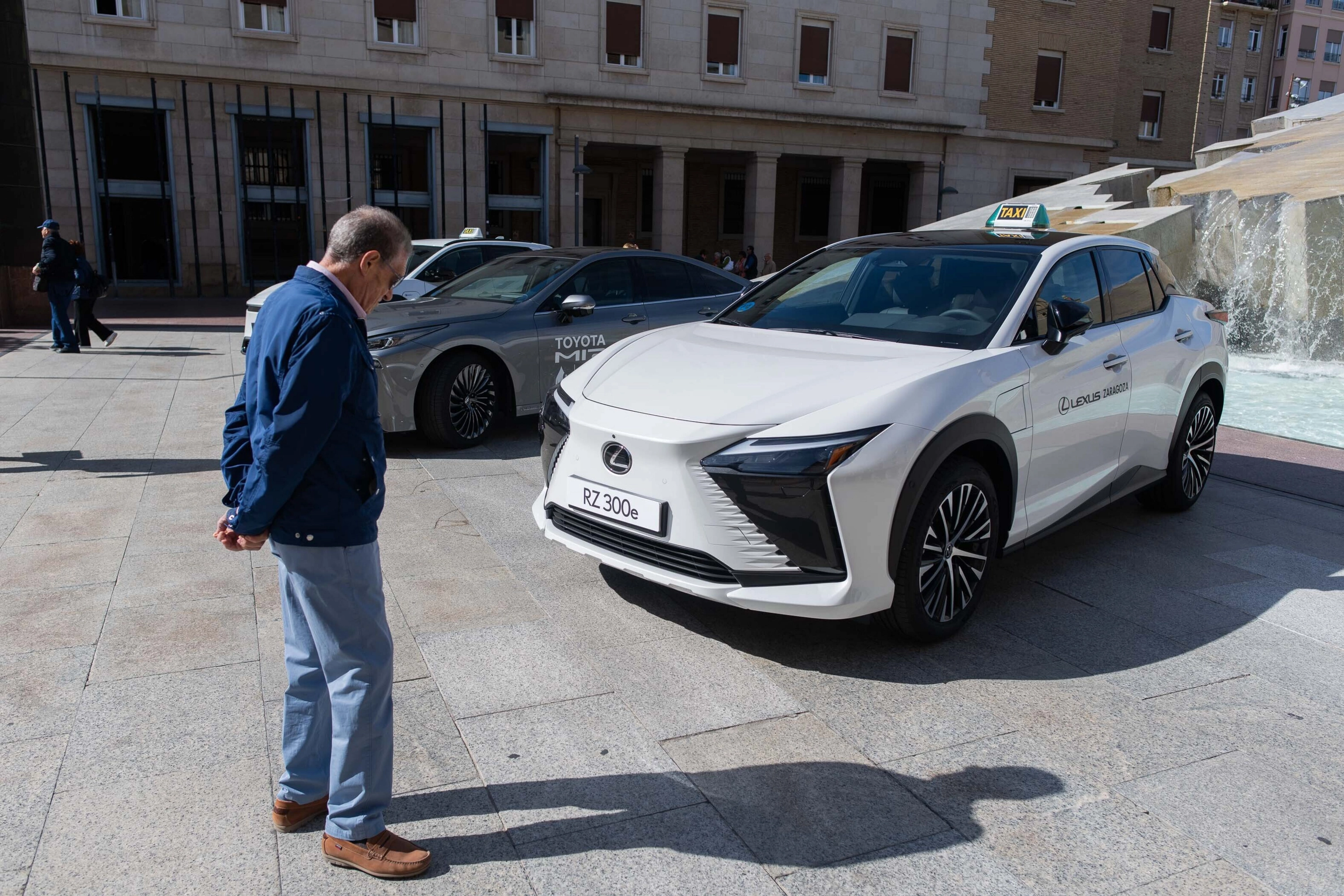 Zaragoza apoya con 200.000 euros el paso del taxi de combustión al ...