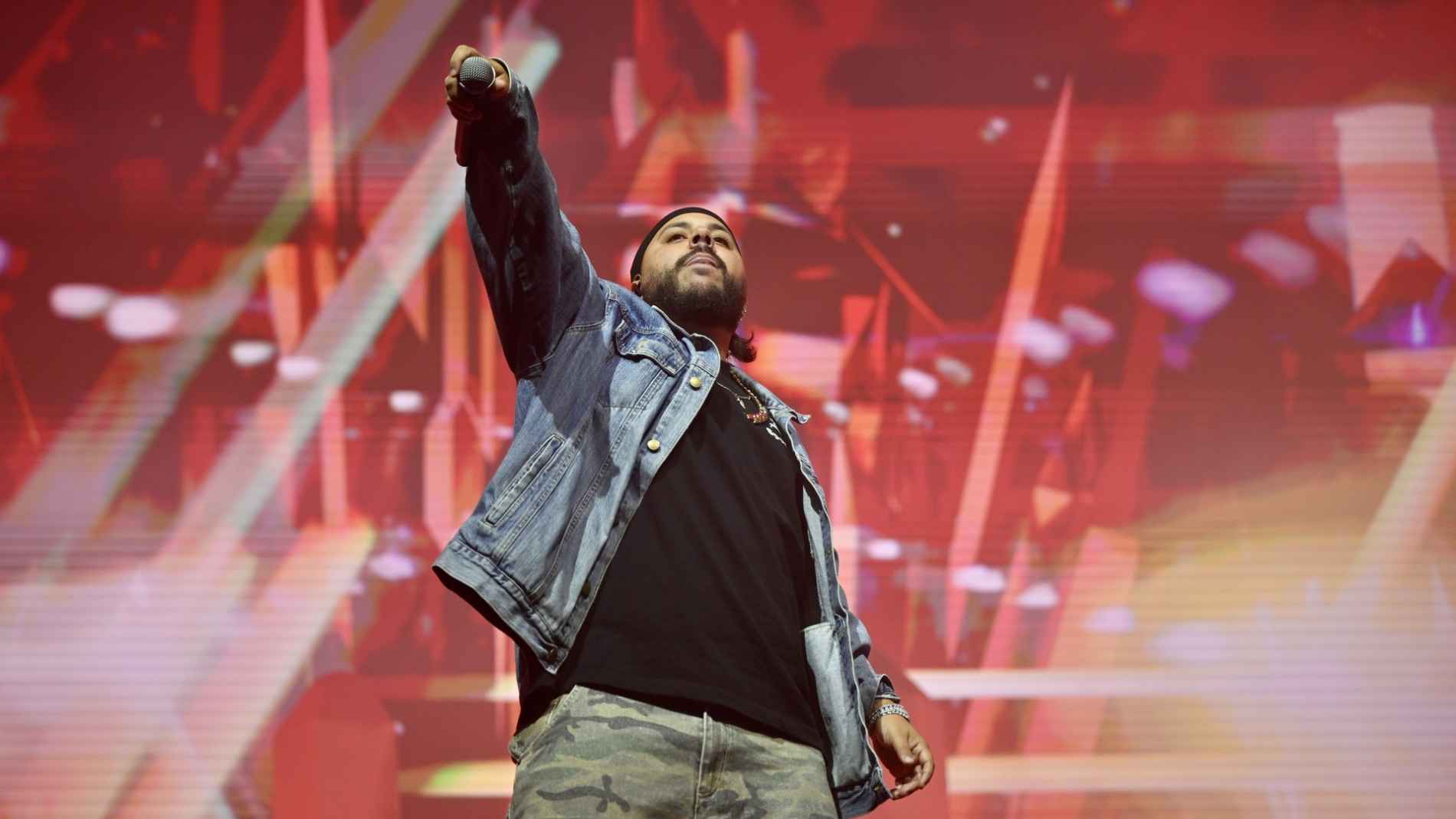 Vídeo | Cruz Cafuné 'se mueve con Dios' y los zaragozanos con él en su concierto en Espacio Zity ...