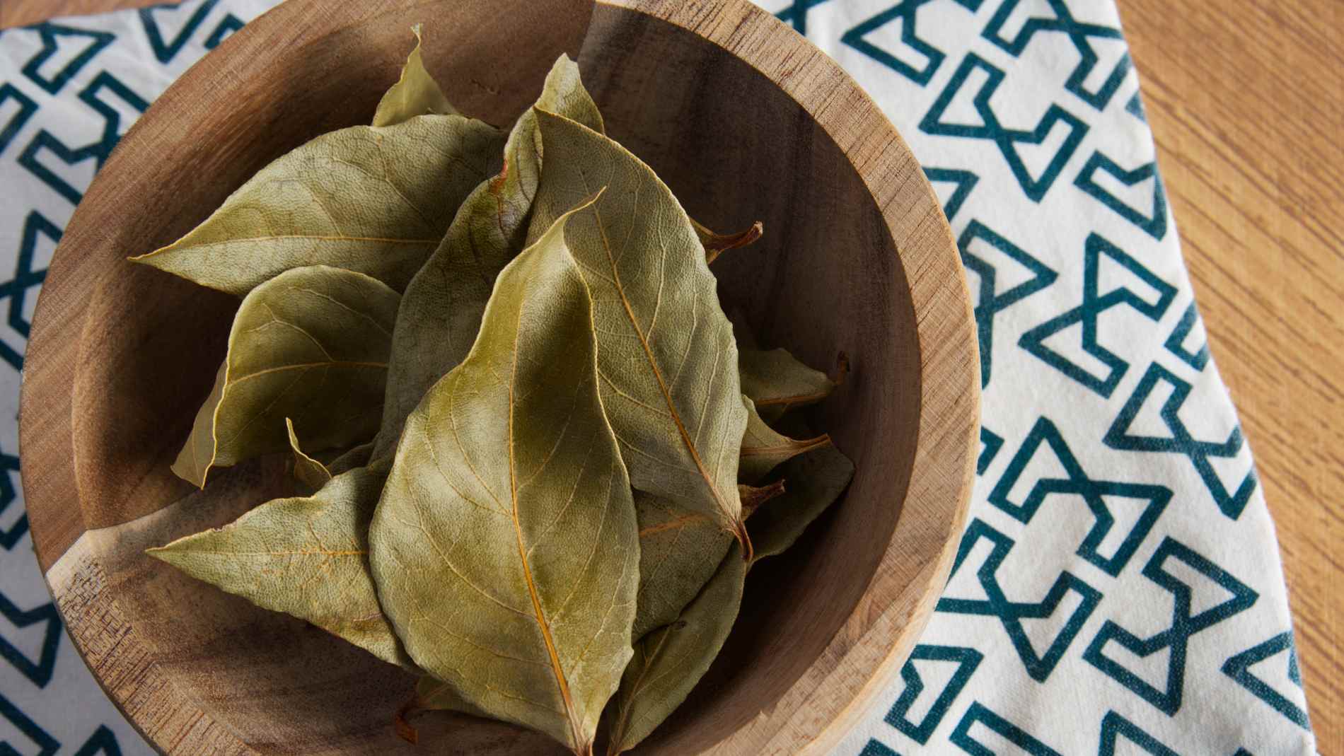 Dónde colocar hojas de laurel en casa para atraer la buena suerte y que ...