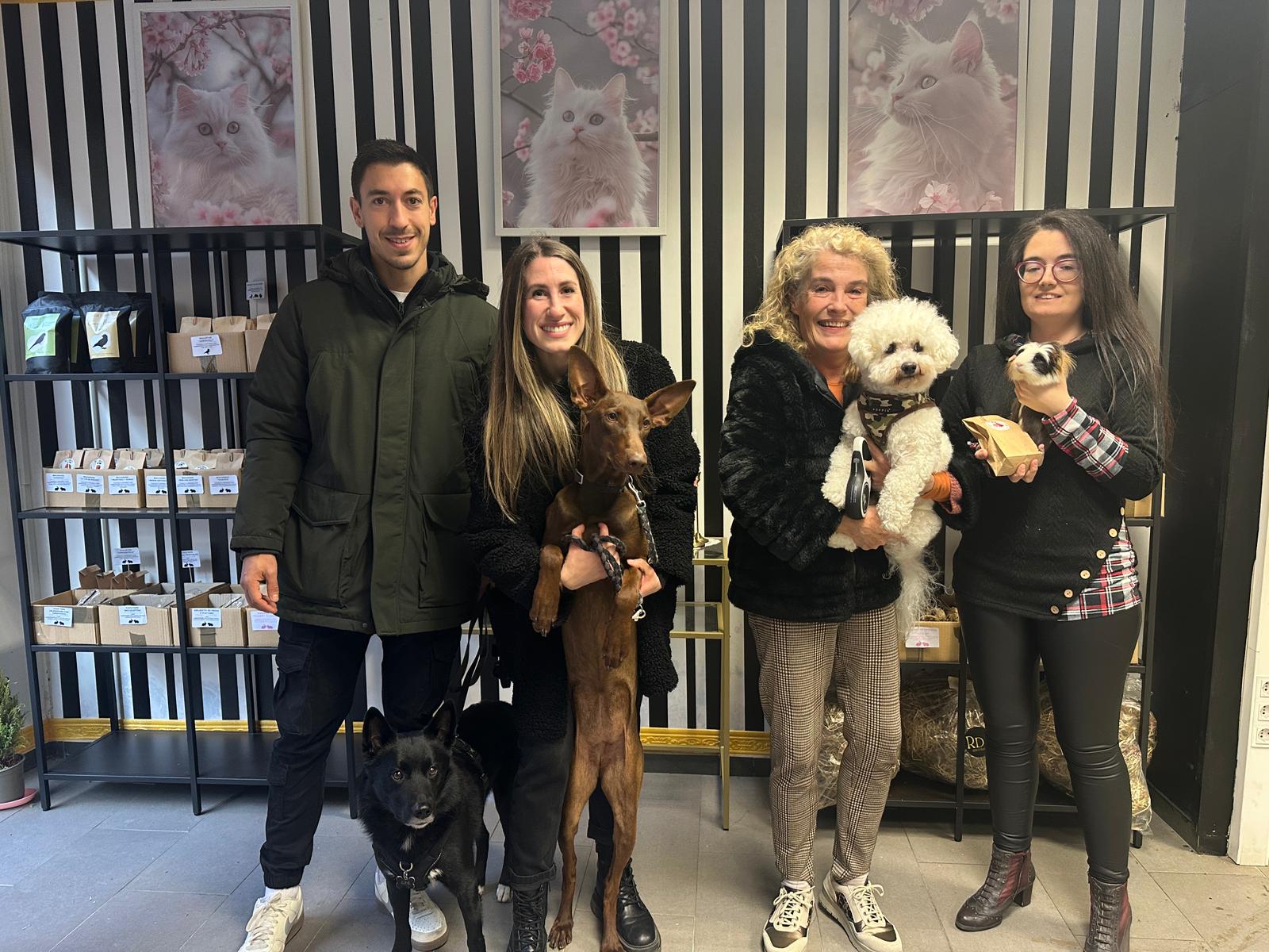 Macarons, bizcochos y turrones de pato: la primera pastelería para ...