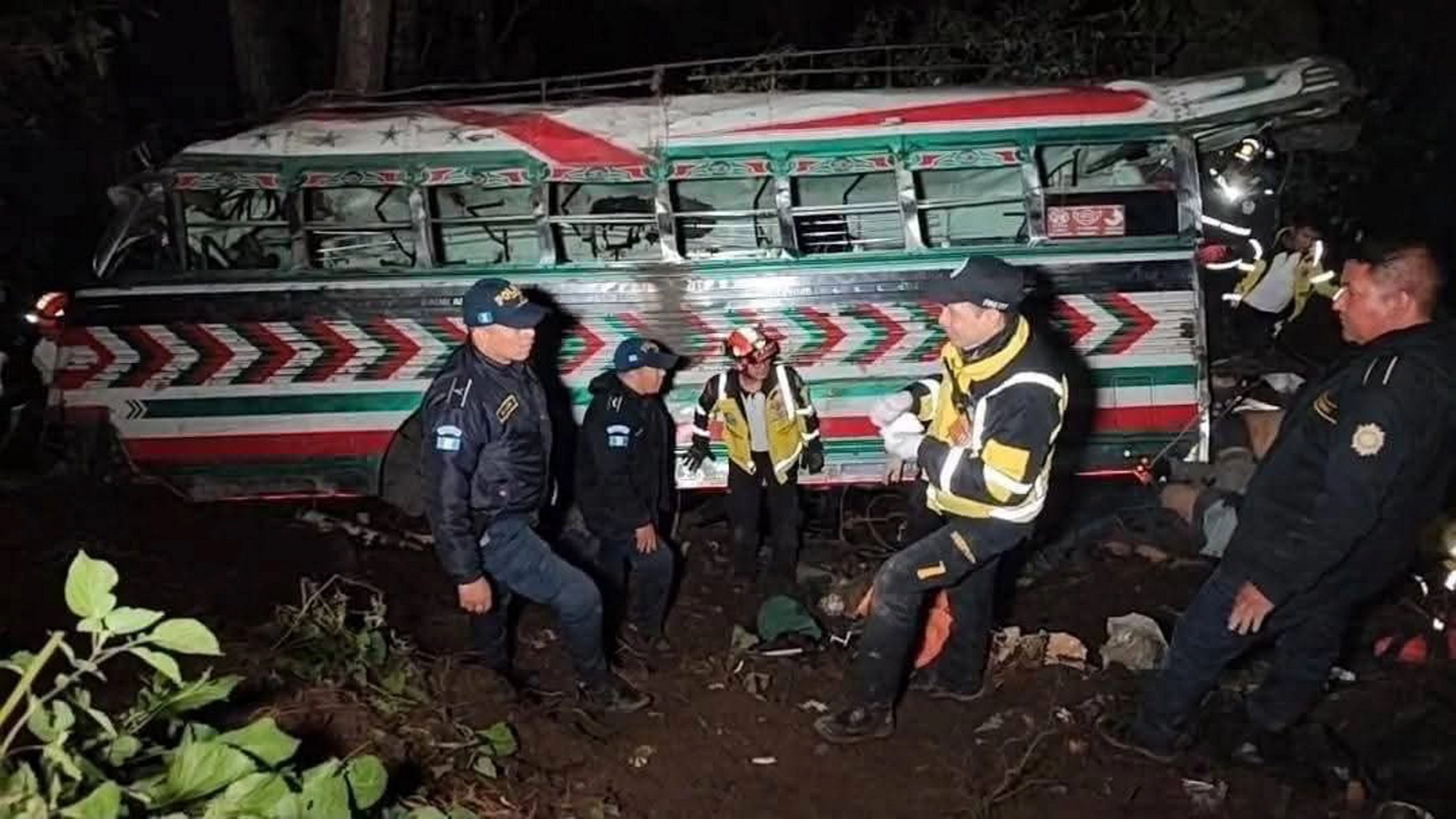 Mueren quince personas en un accidente de autobús en Guatemala