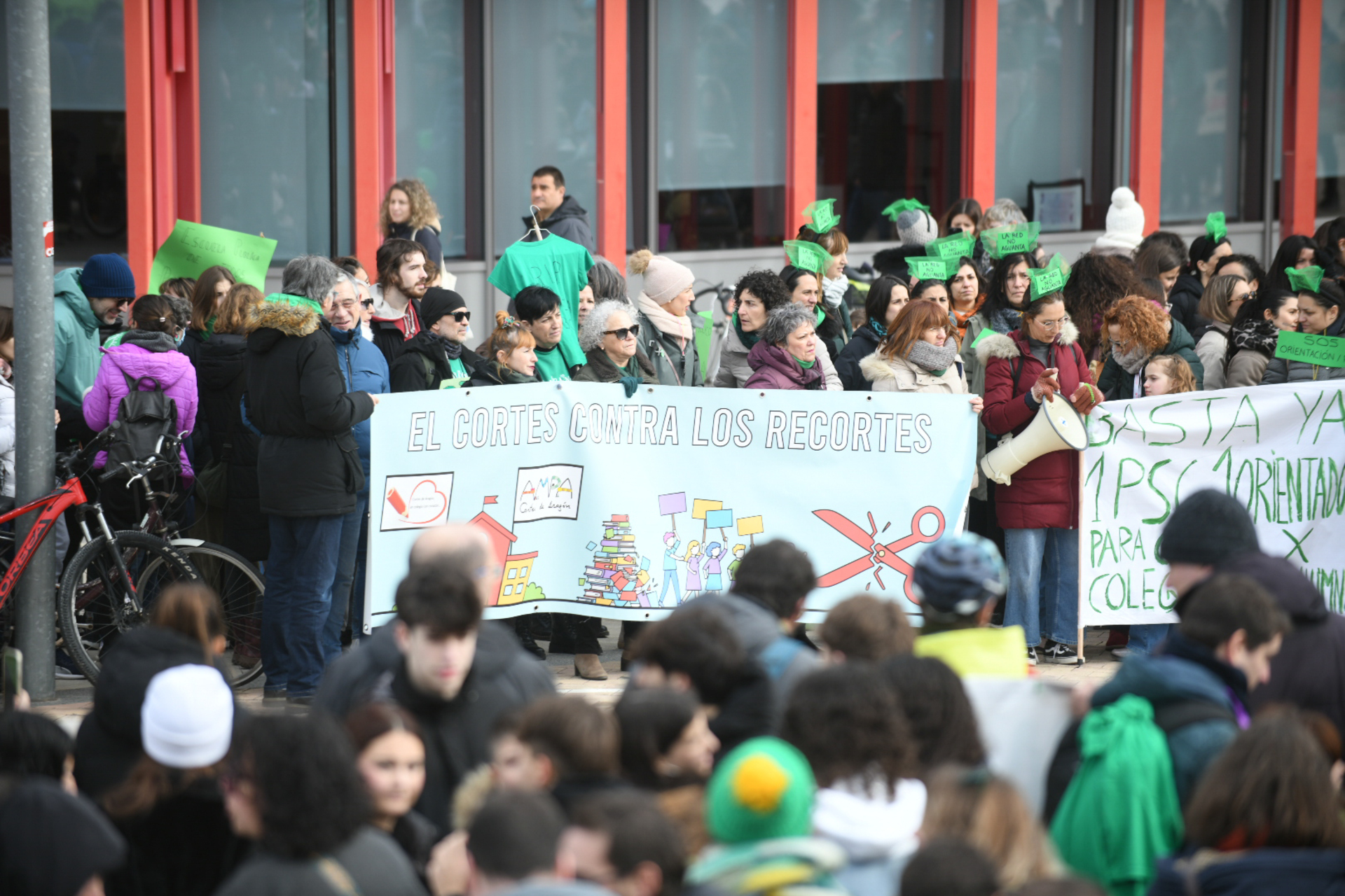 Segundo día de huelga en la escuela pública de Aragón en primera ...